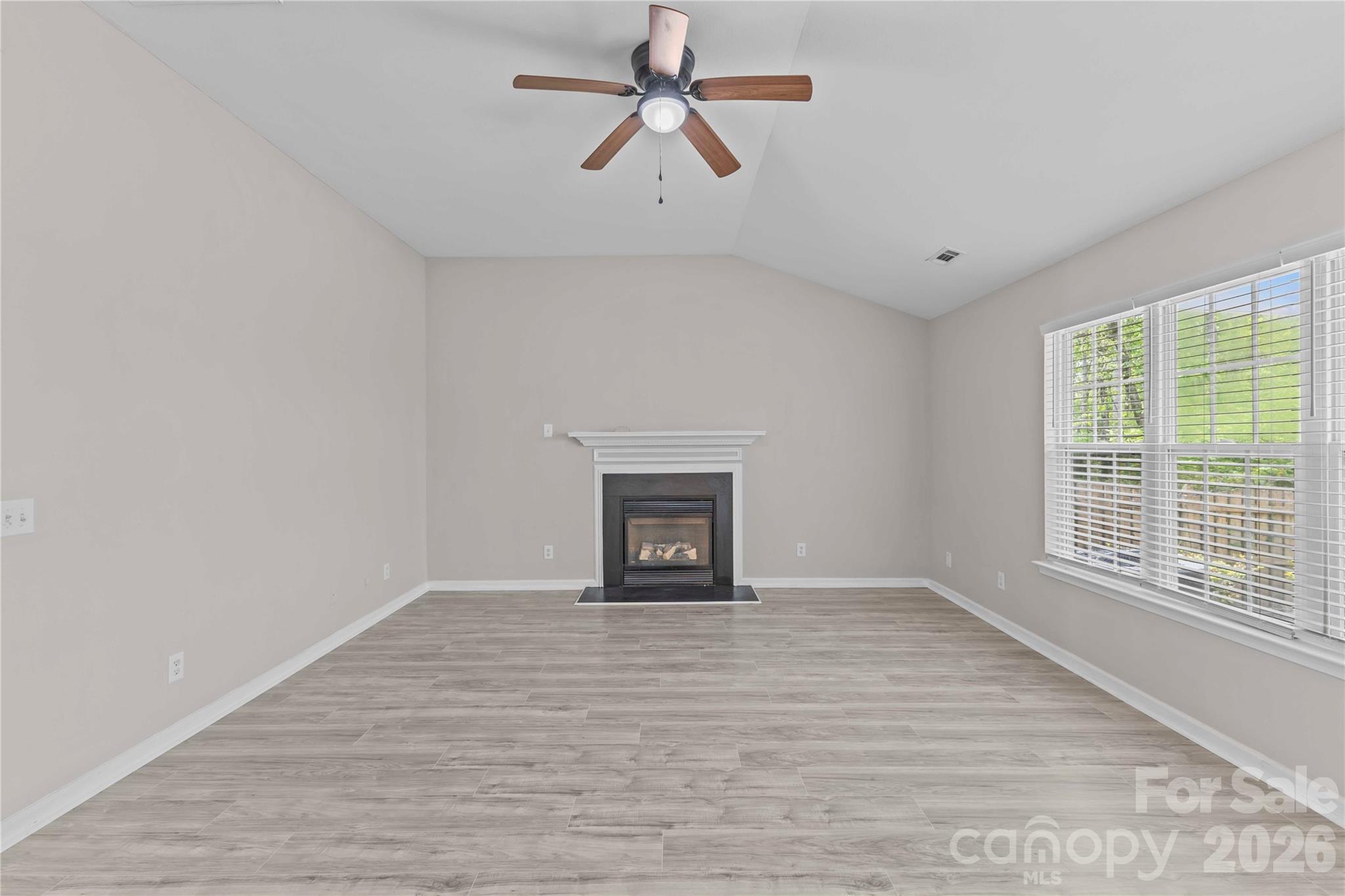 Photo 13 of 17300 Commons Crossing Drive, Charlotte, NC