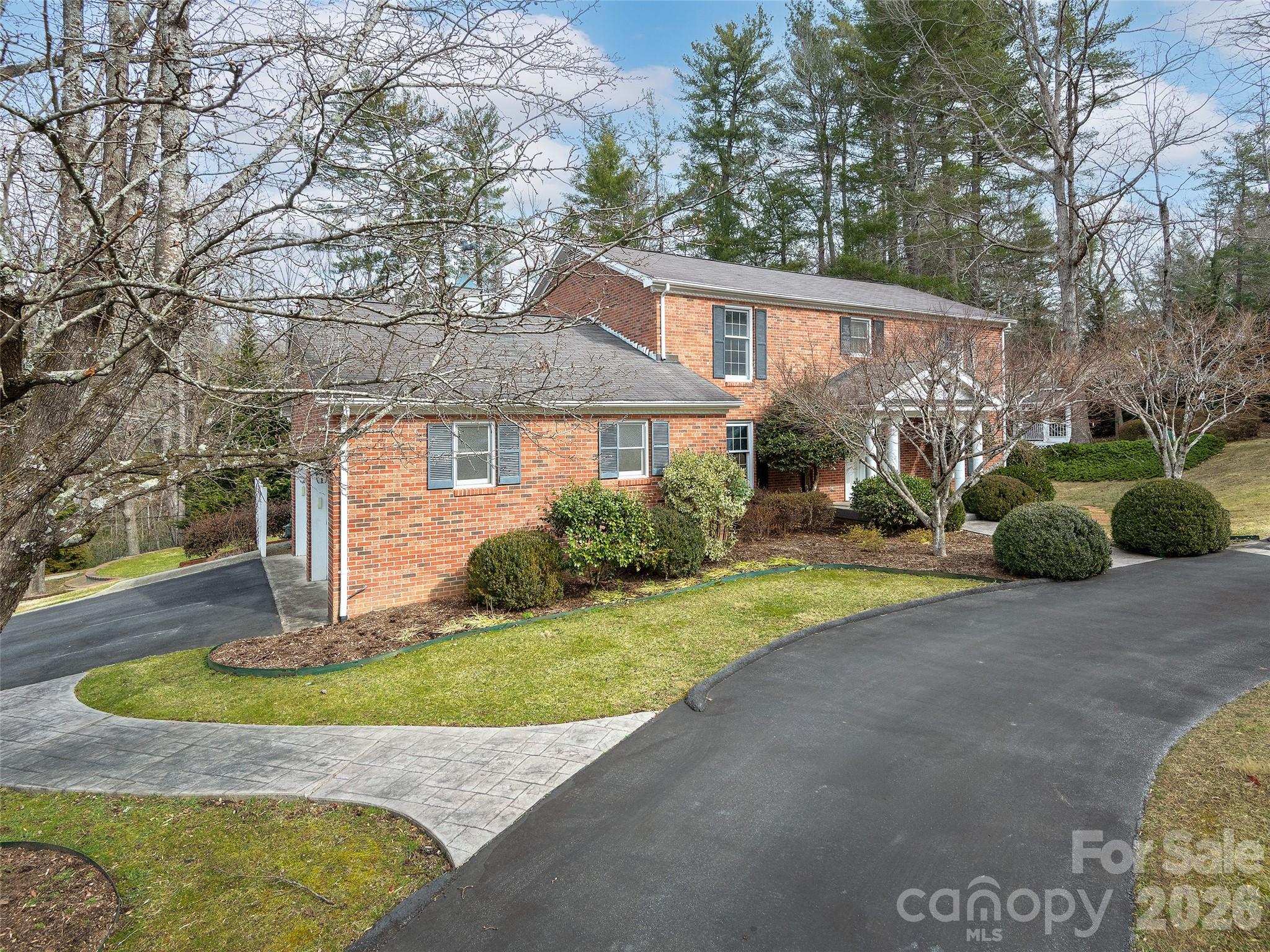 Photo 3 of 110 Glengary Drive, Flat Rock, NC
