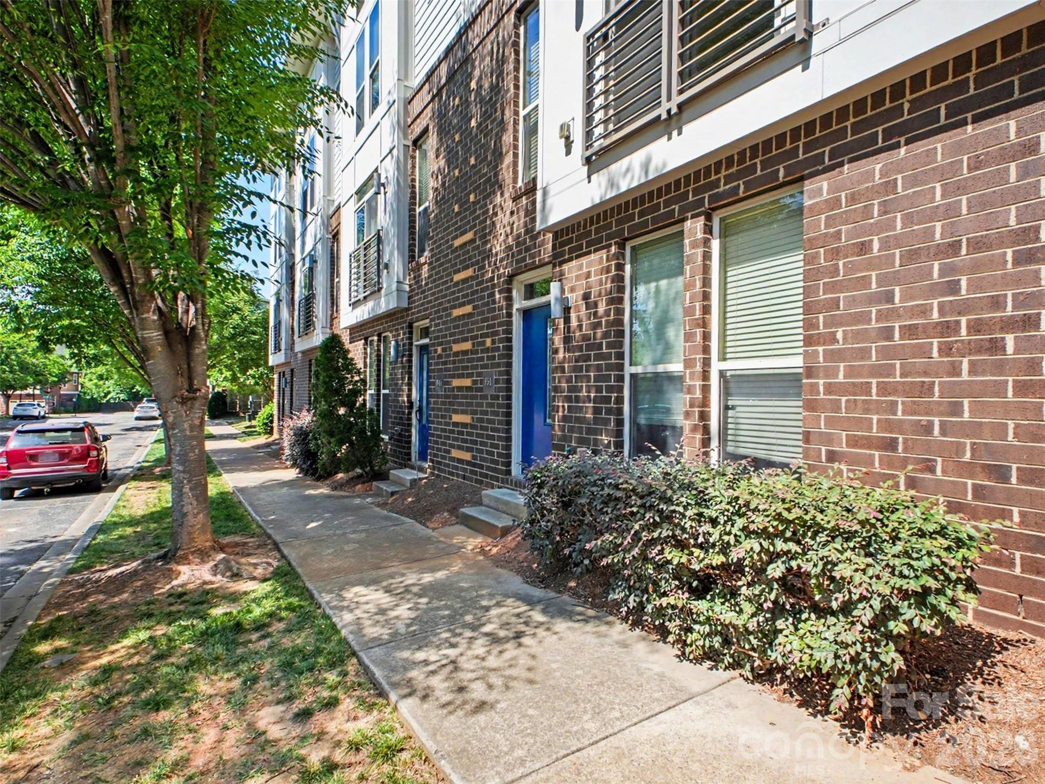 951 Warren Burgess Lane, Charlotte, NC - photo 1 of 23