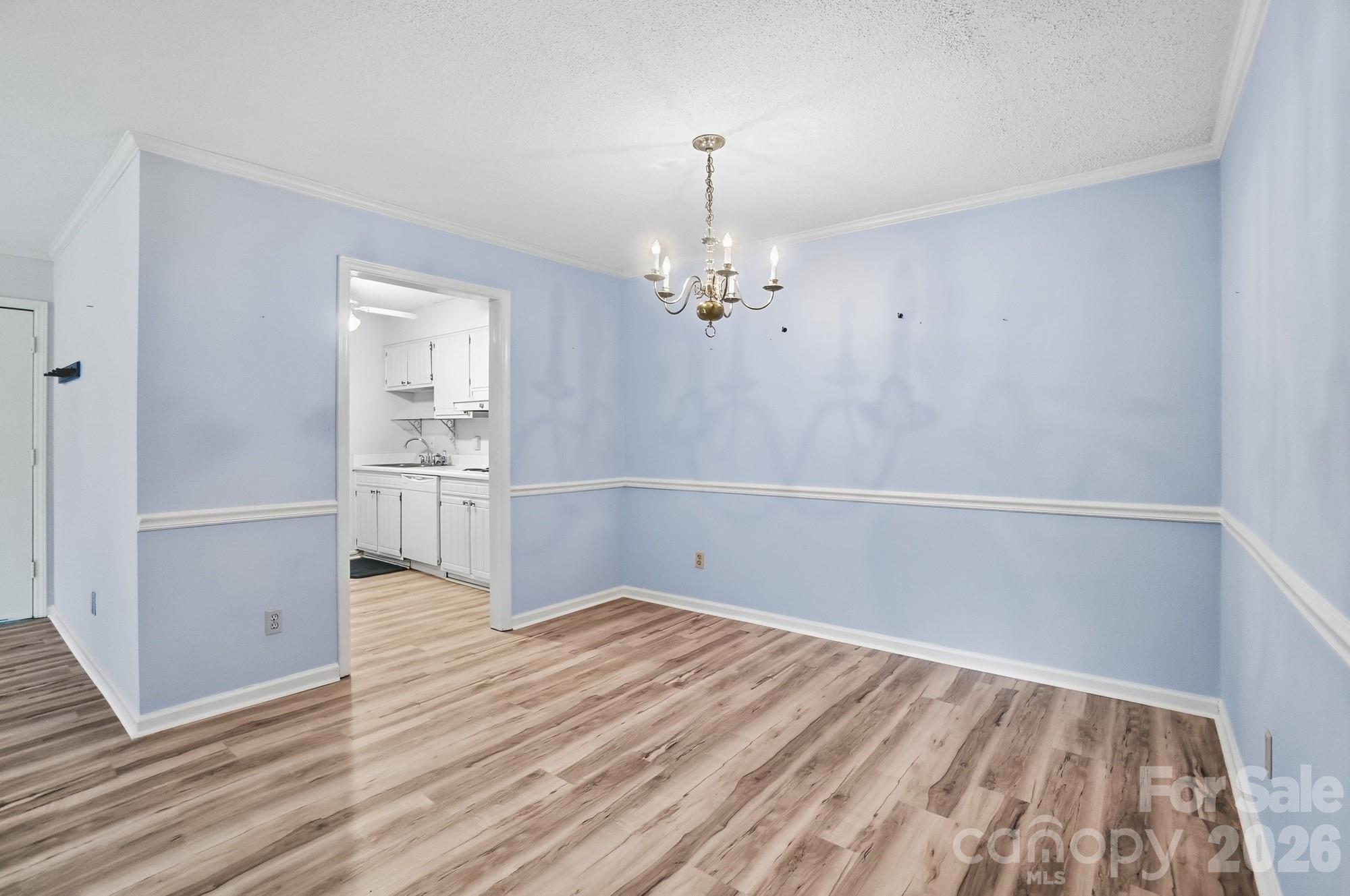 Photo 9 of 4754 Hedgemore DriveN, Charlotte, NC