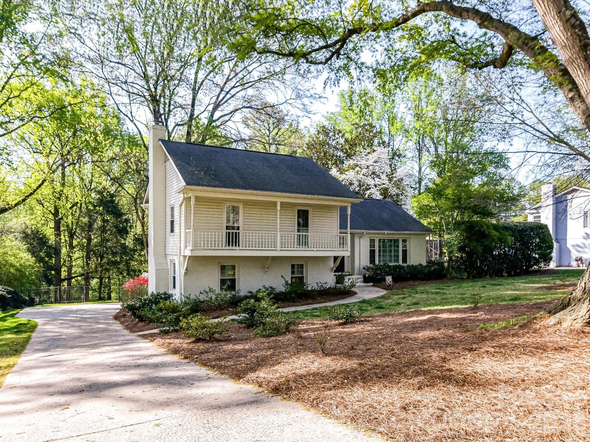 Photo 4 of 3719 Huckleberry Road, Charlotte, NC