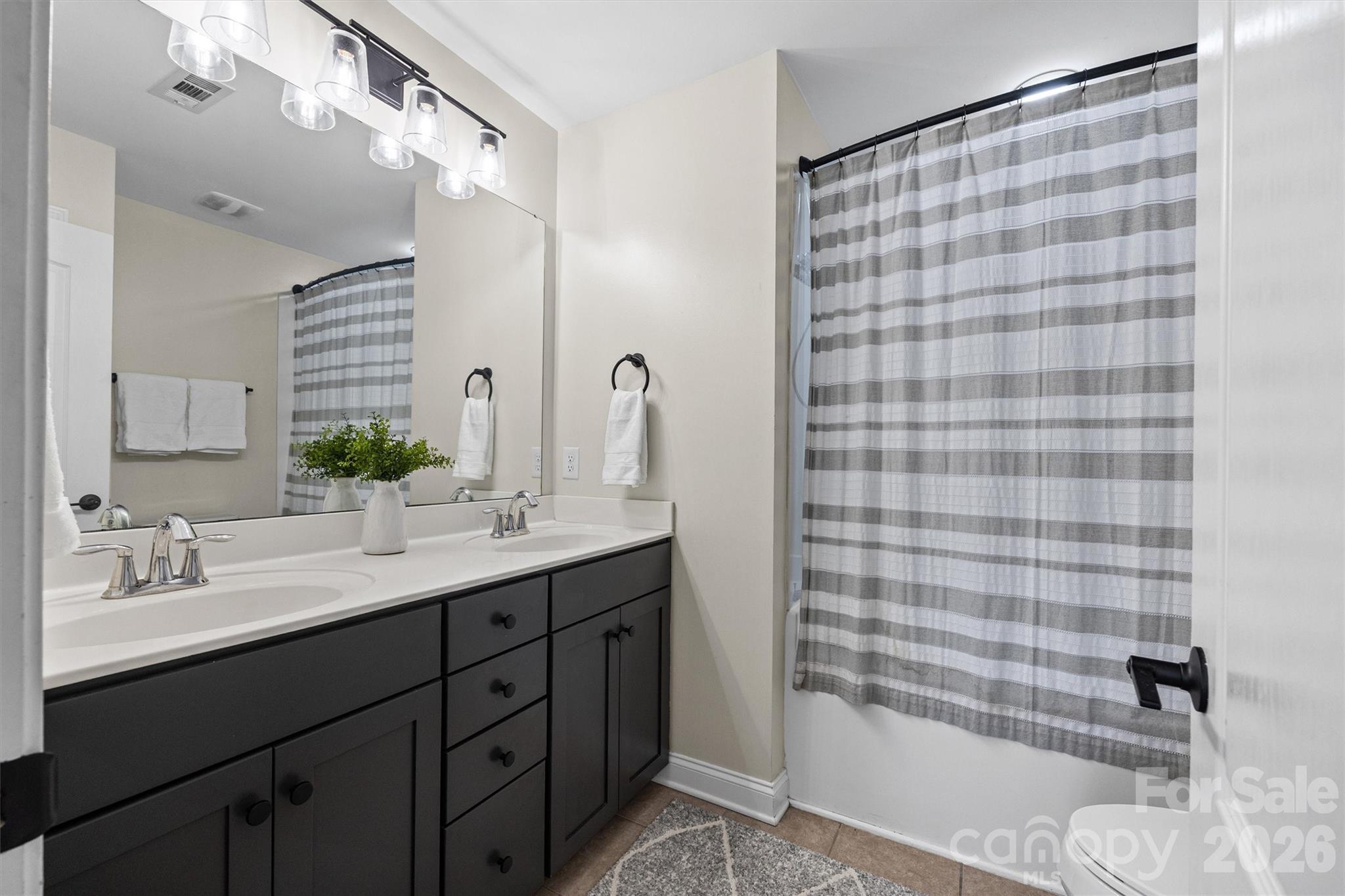 Photo 17 of 233 Hurston Circle, Charlotte, NC