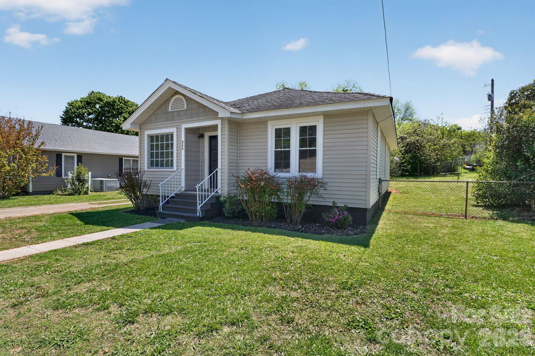 344 Mayflower Avenue, Cramerton, NC - photo 4 of 28