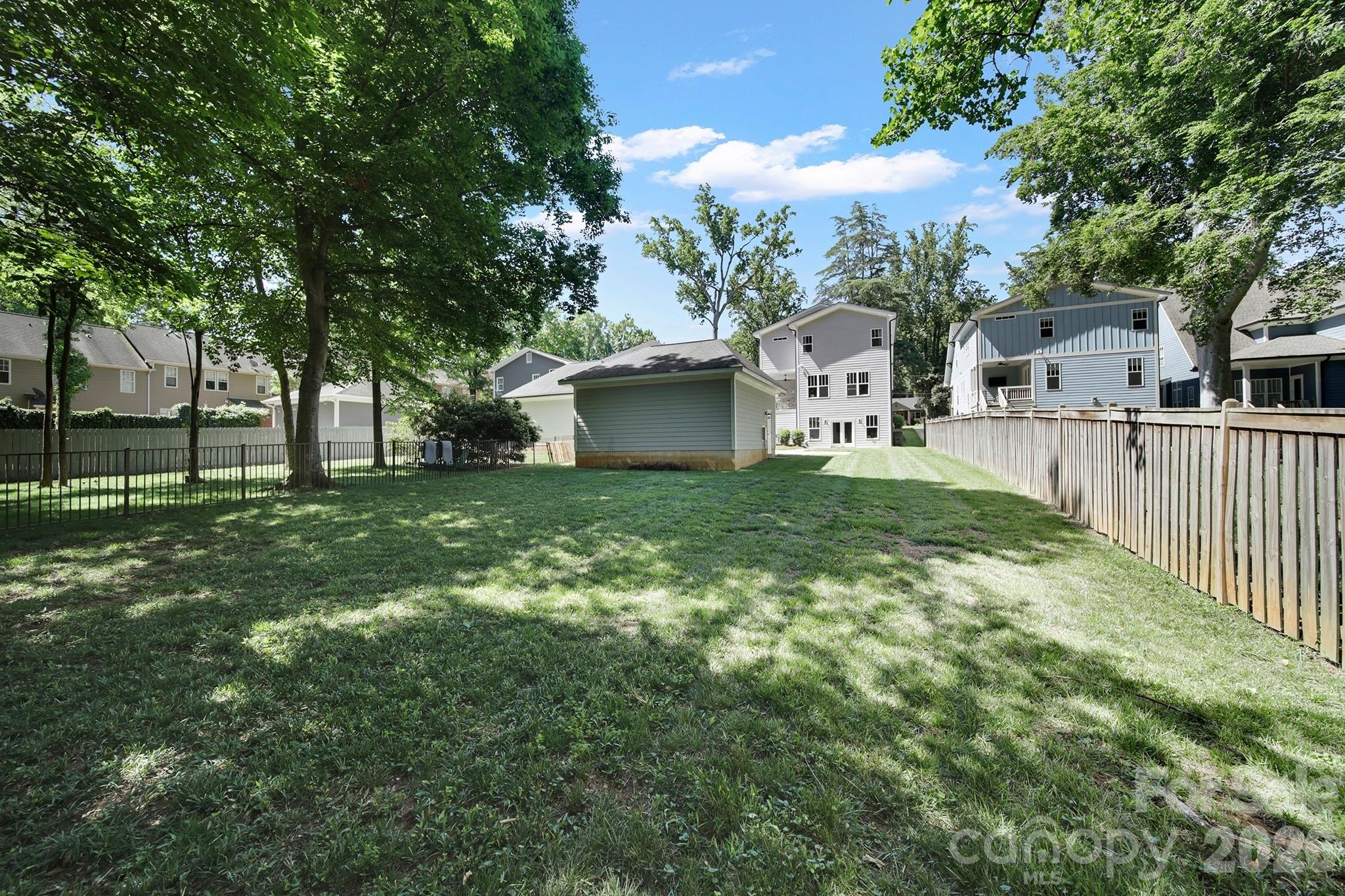 Home for sale at 3015 Commonwealth Avenue, Charlotte, NC — photo 33 of 33