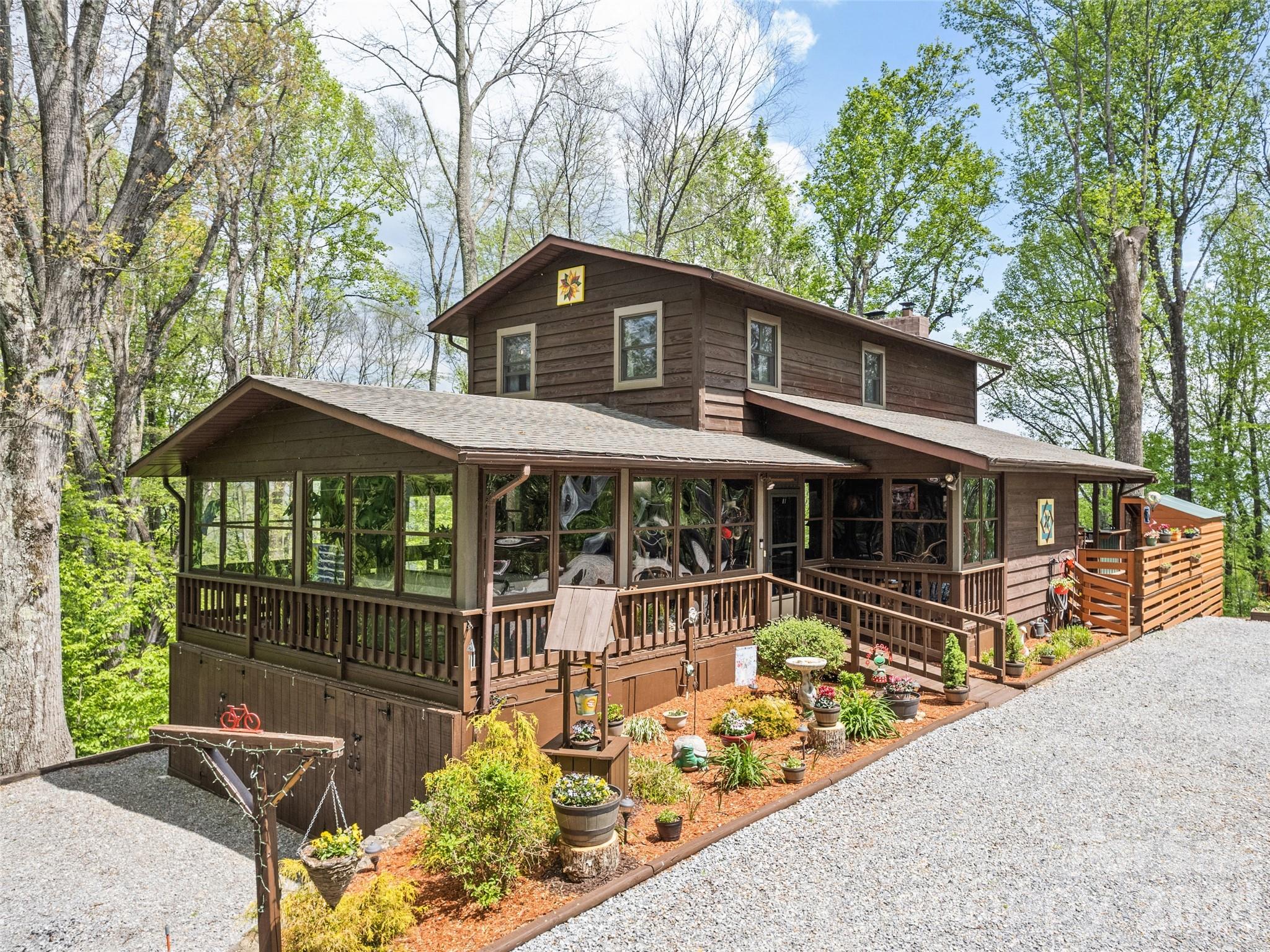 2863 Heath Peak Road, Waynesville, NC