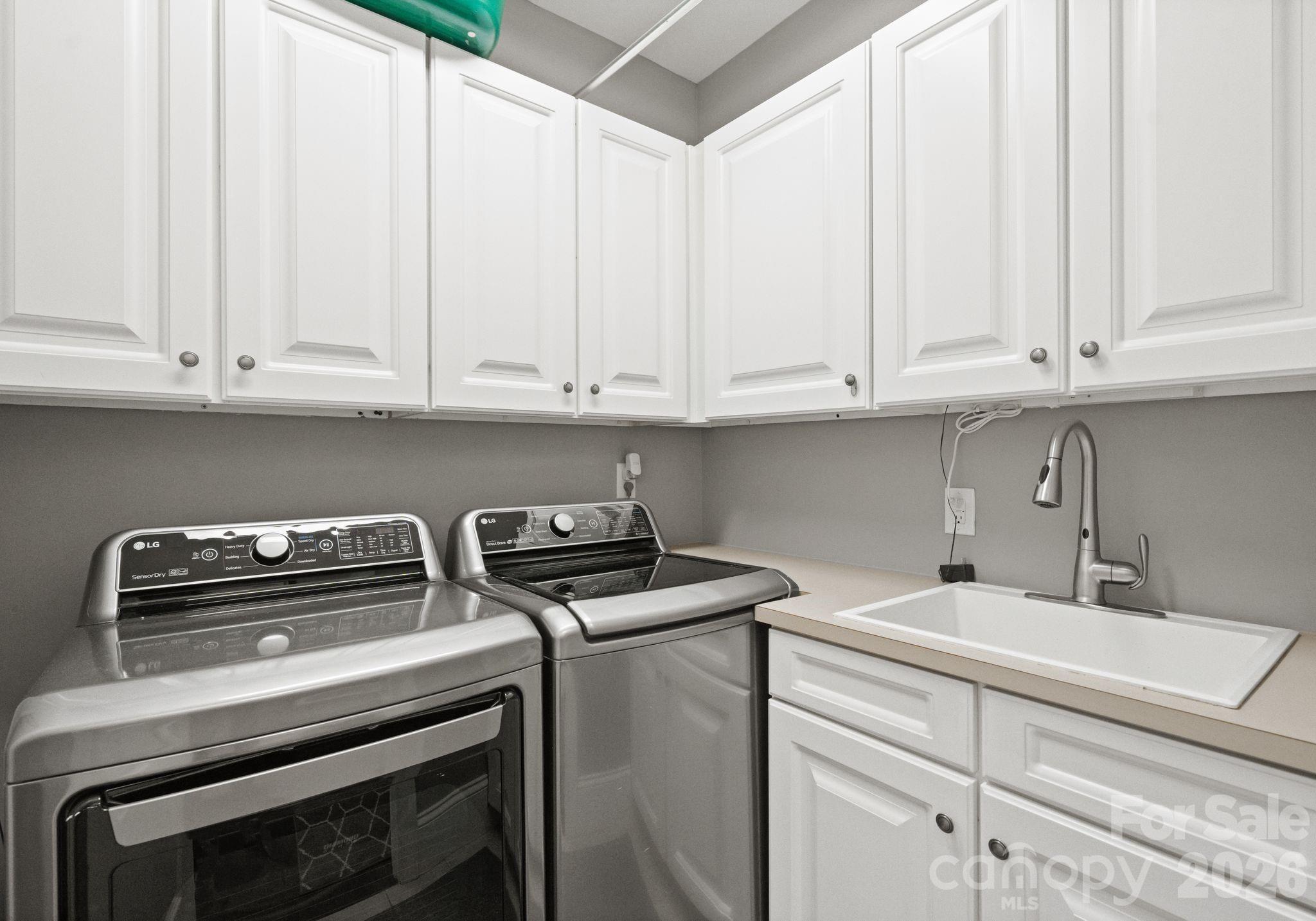 Photo 24 of 141 Sardis Lane, Charlotte, NC
