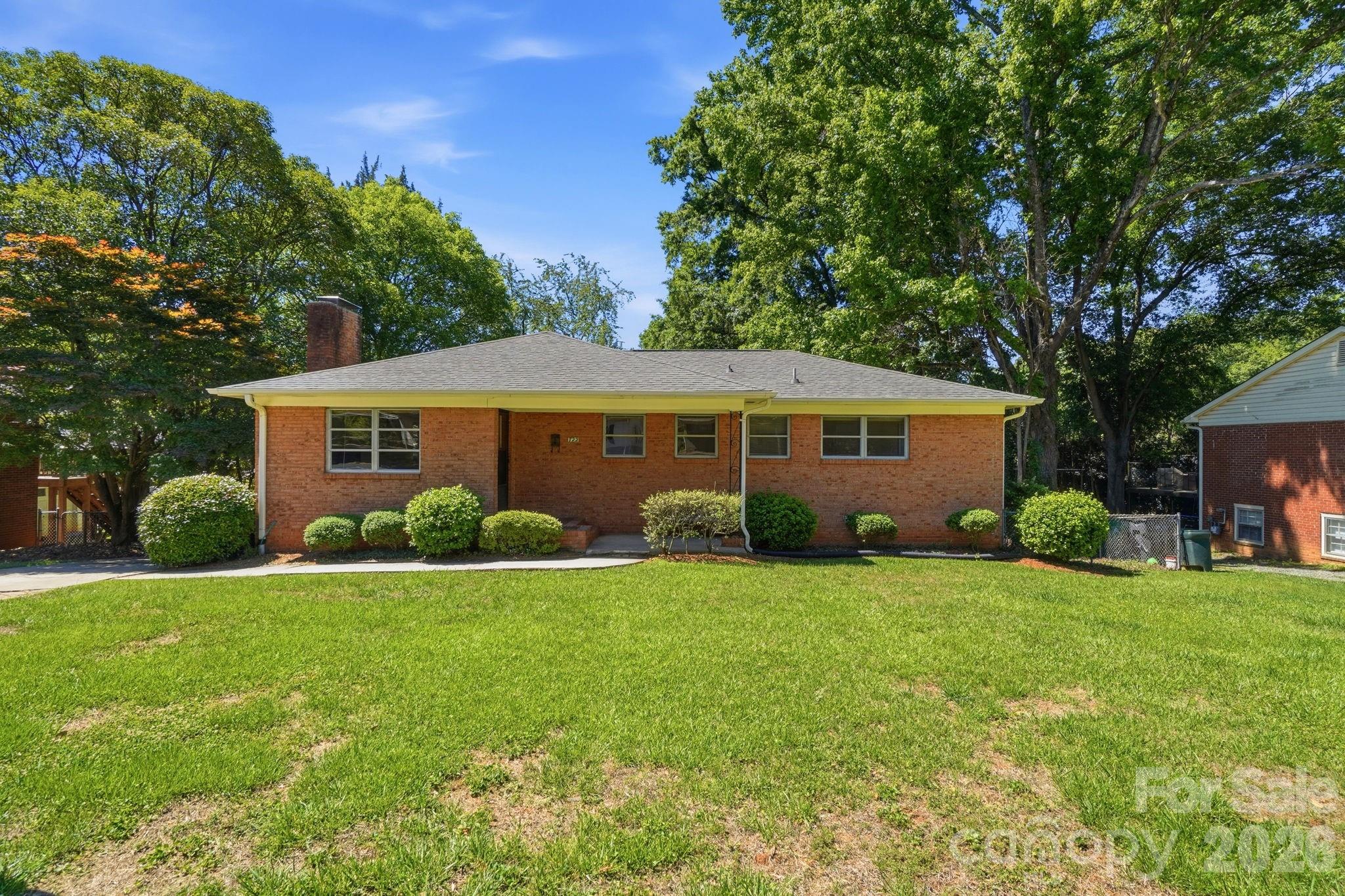 722 Seneca Place, Charlotte, NC - photo 1 of 28