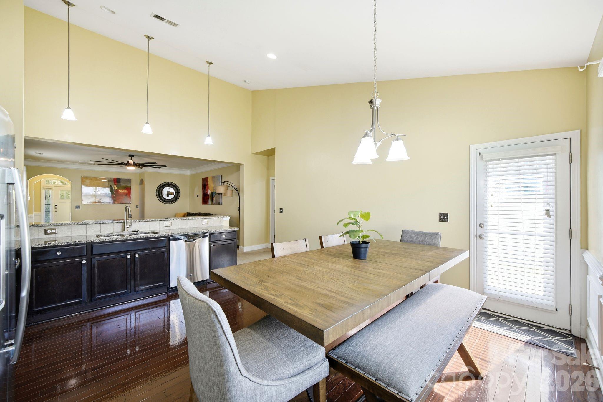 Photo 9 of 423 Knothole Lane, Charlotte, NC