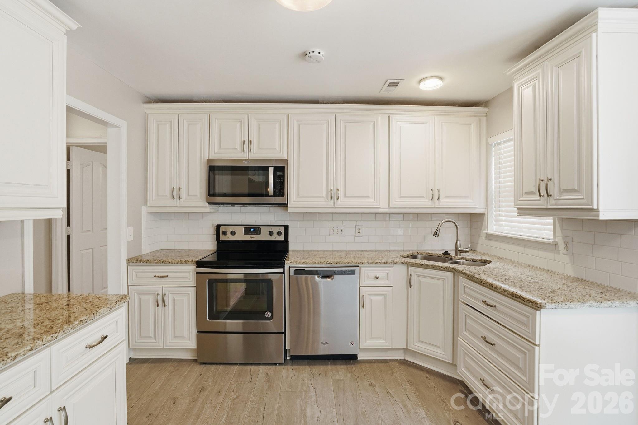 Photo 12 of 6914 Weirton Place, Charlotte, NC