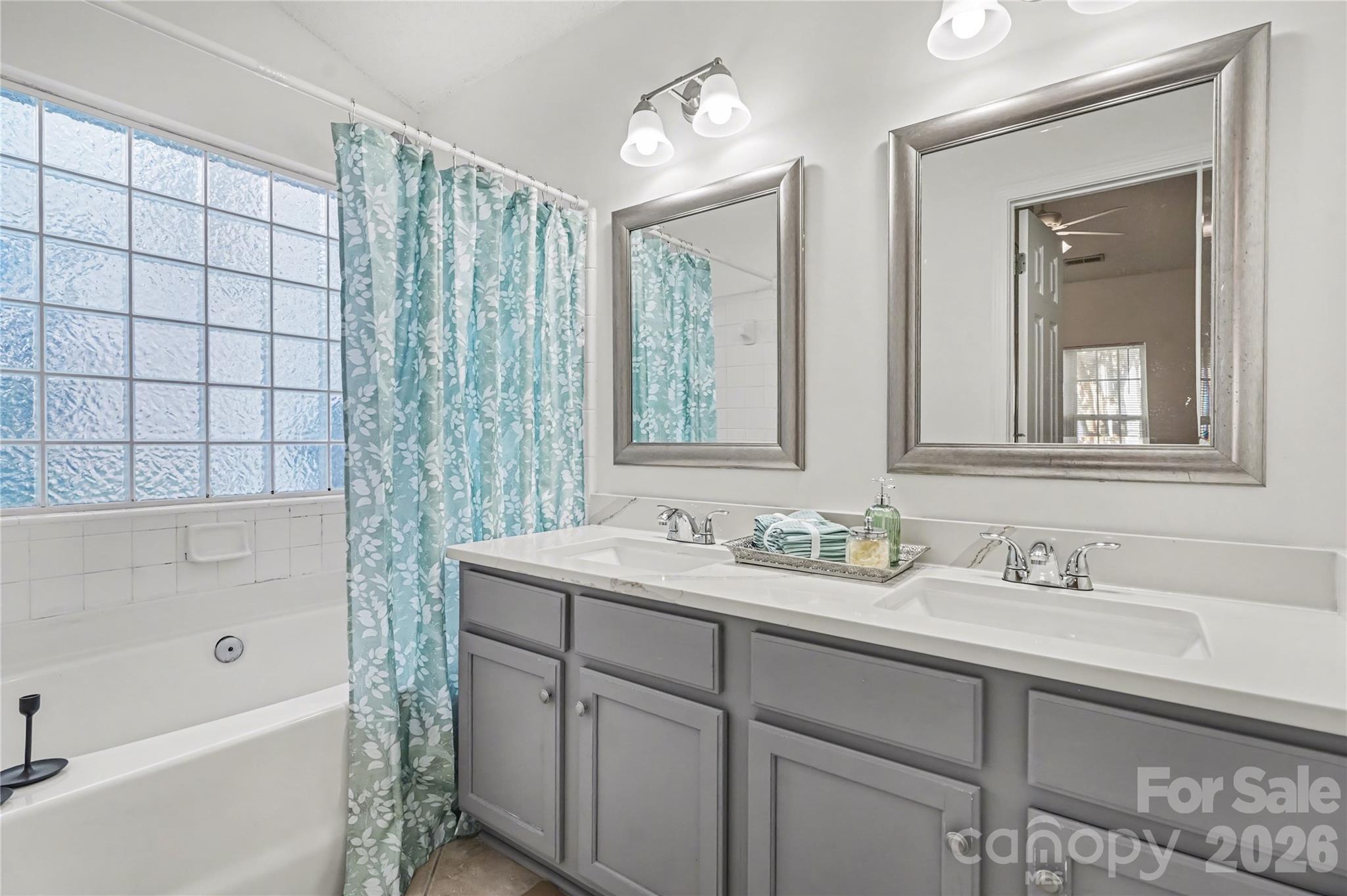 Photo 12 of 11709 BLACK MAPLE Avenue, Charlotte, NC