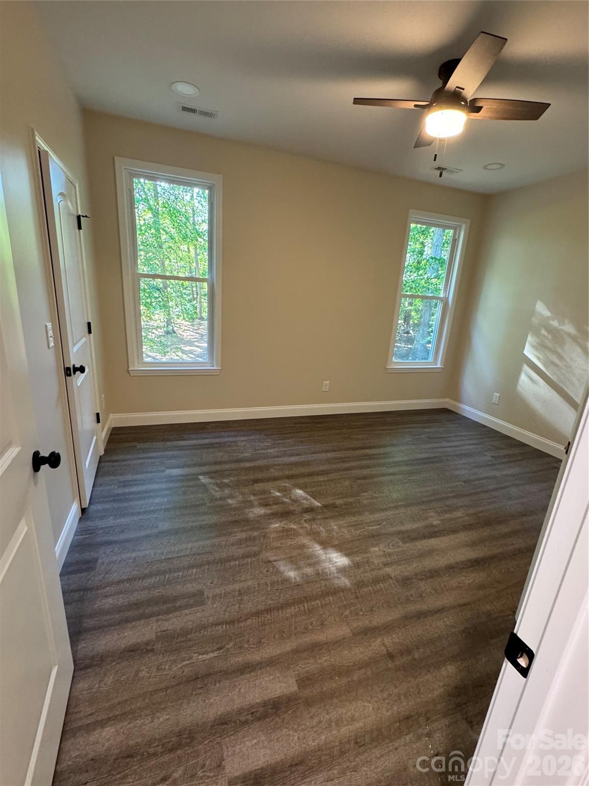 530 Oakwood Circle, Lexington, NC - photo 3 of 16