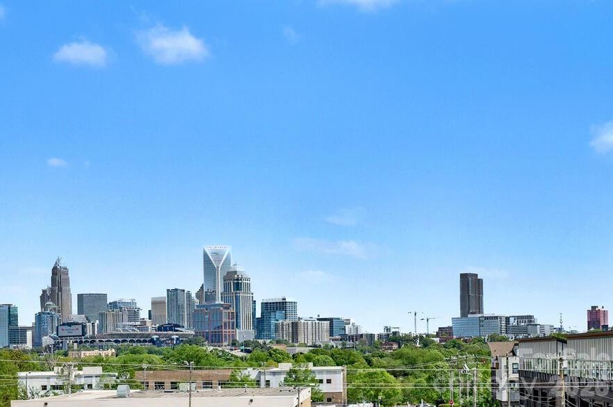 Photo 3 of 2032 Bryant Park Drive, Charlotte, NC