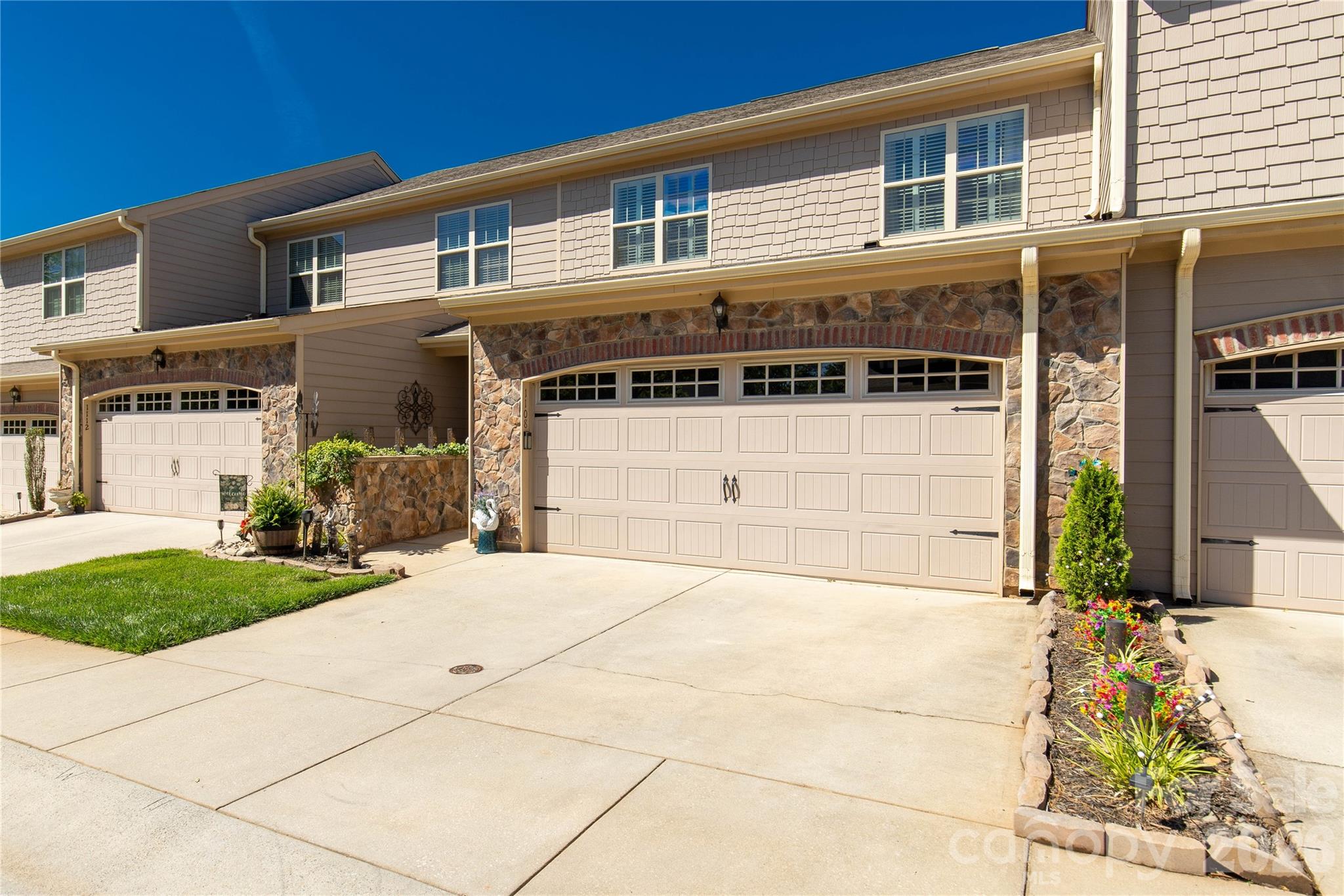 Photo 3 of 1108 Stuarts Landing Drive, Cramerton, NC