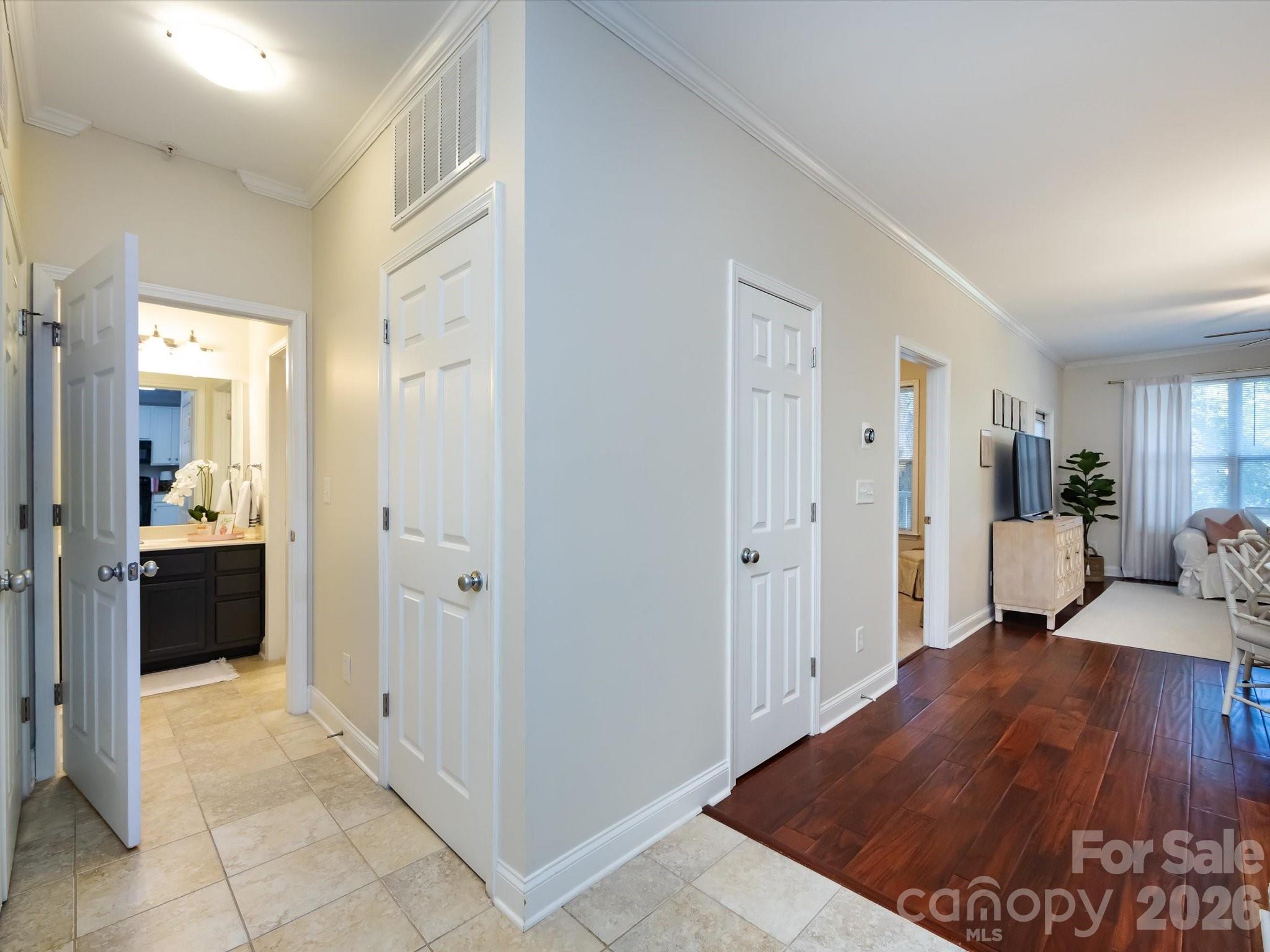 Photo 6 of 1000 E Woodlawn Road113, Charlotte, NC