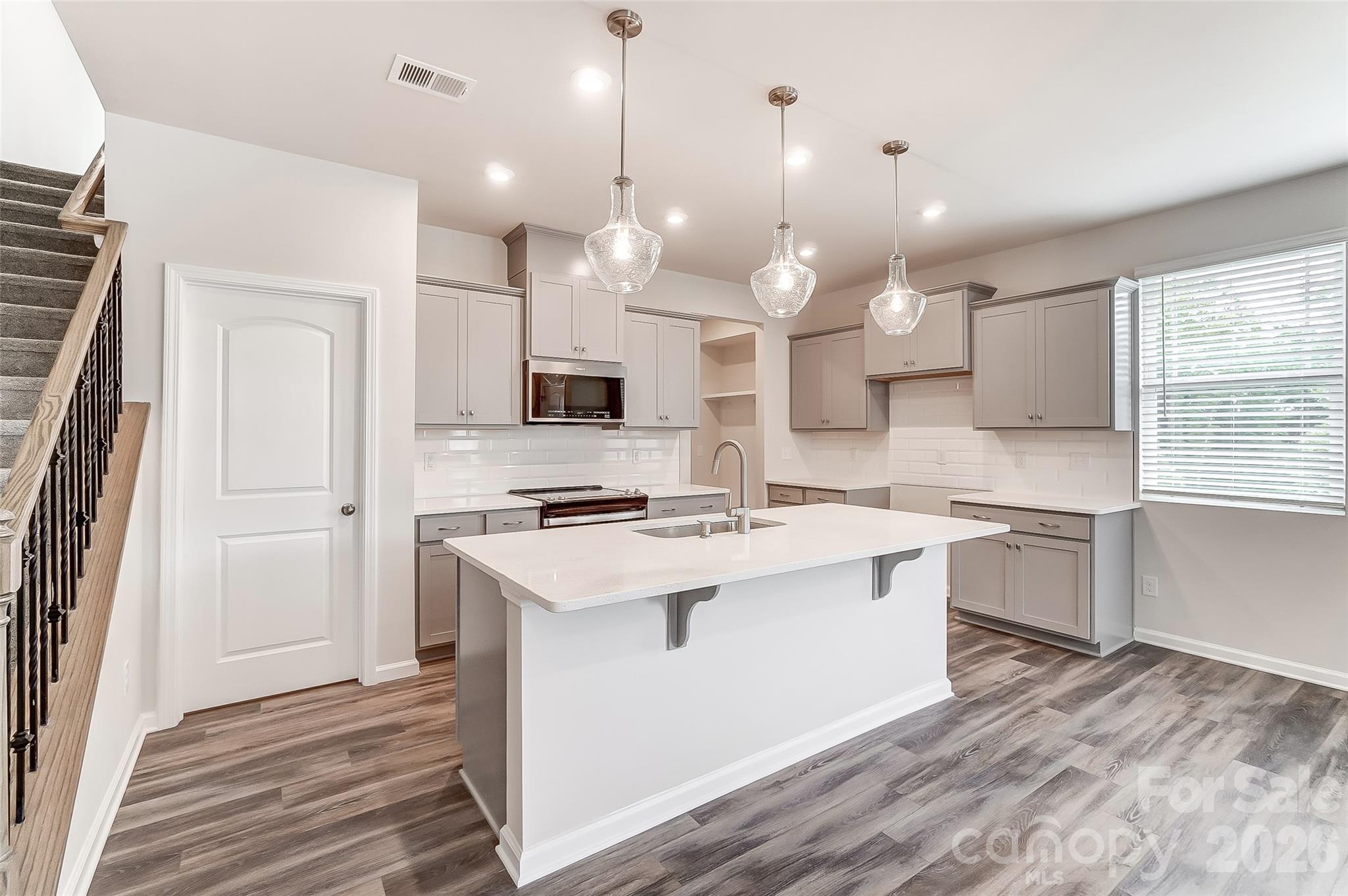 Photo 6 of 3812 Cheyney Park Drive, Charlotte, NC