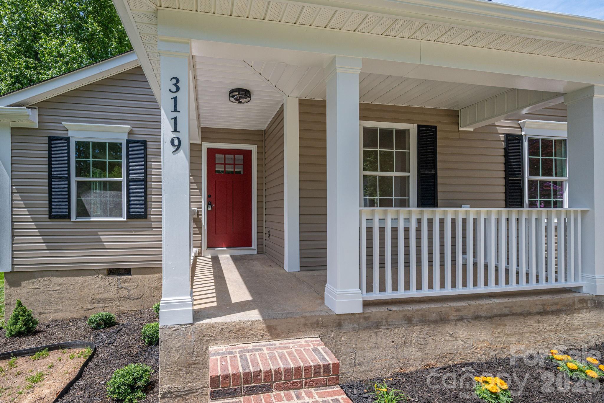Photo 4 of 3119 Mintleaf Drive, Charlotte, NC