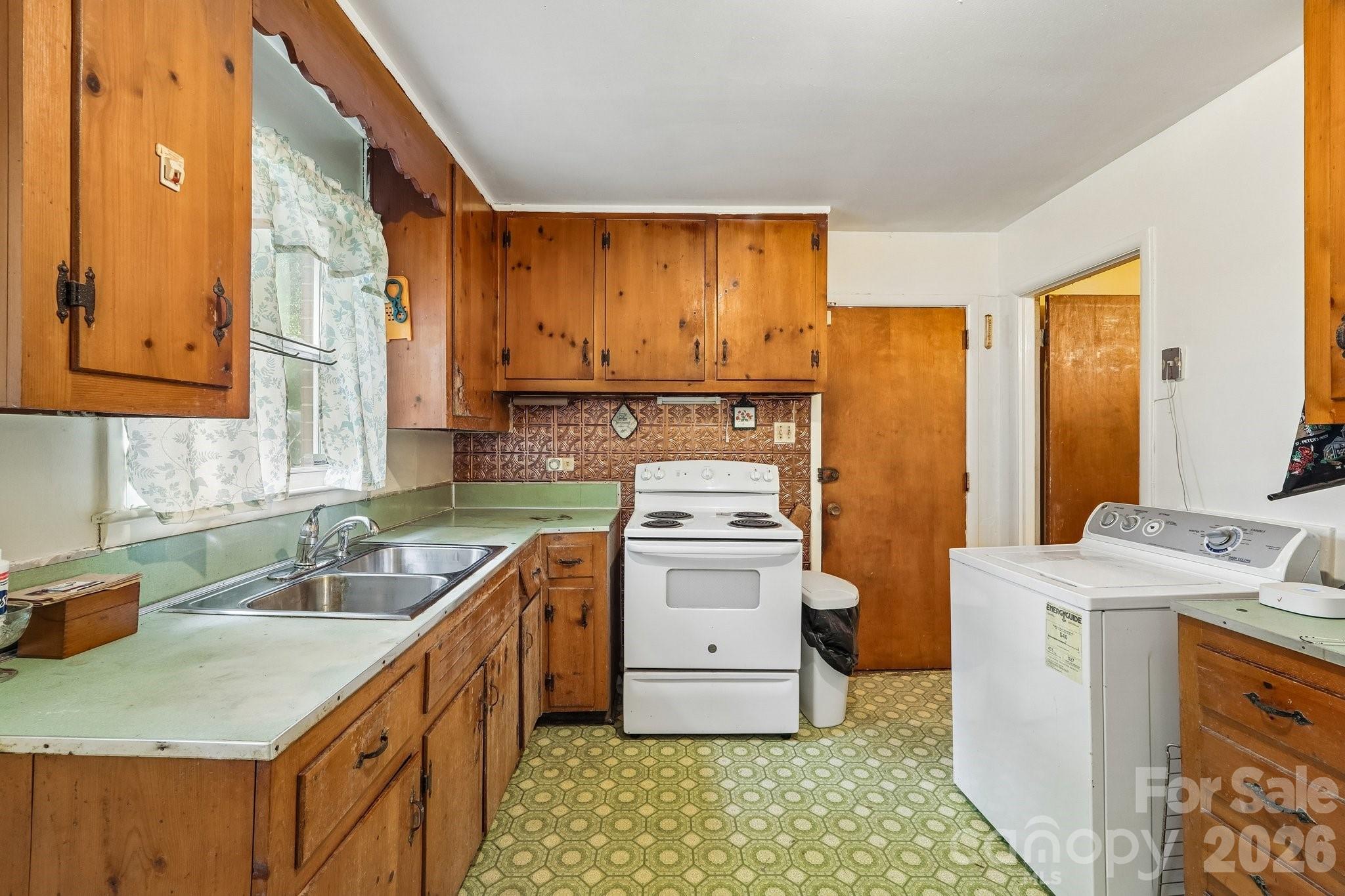 Home for sale at 1936 St Paul Street, Charlotte, NC — photo 7 of 20