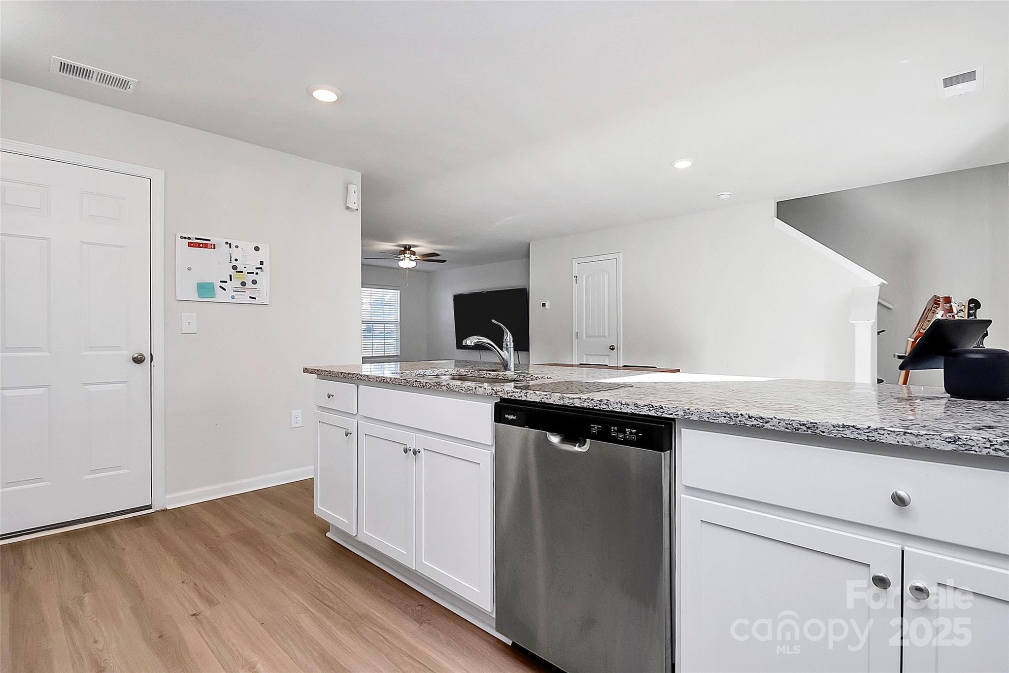 Photo 14 of 5209 Wolfridge Avenue, Charlotte, NC