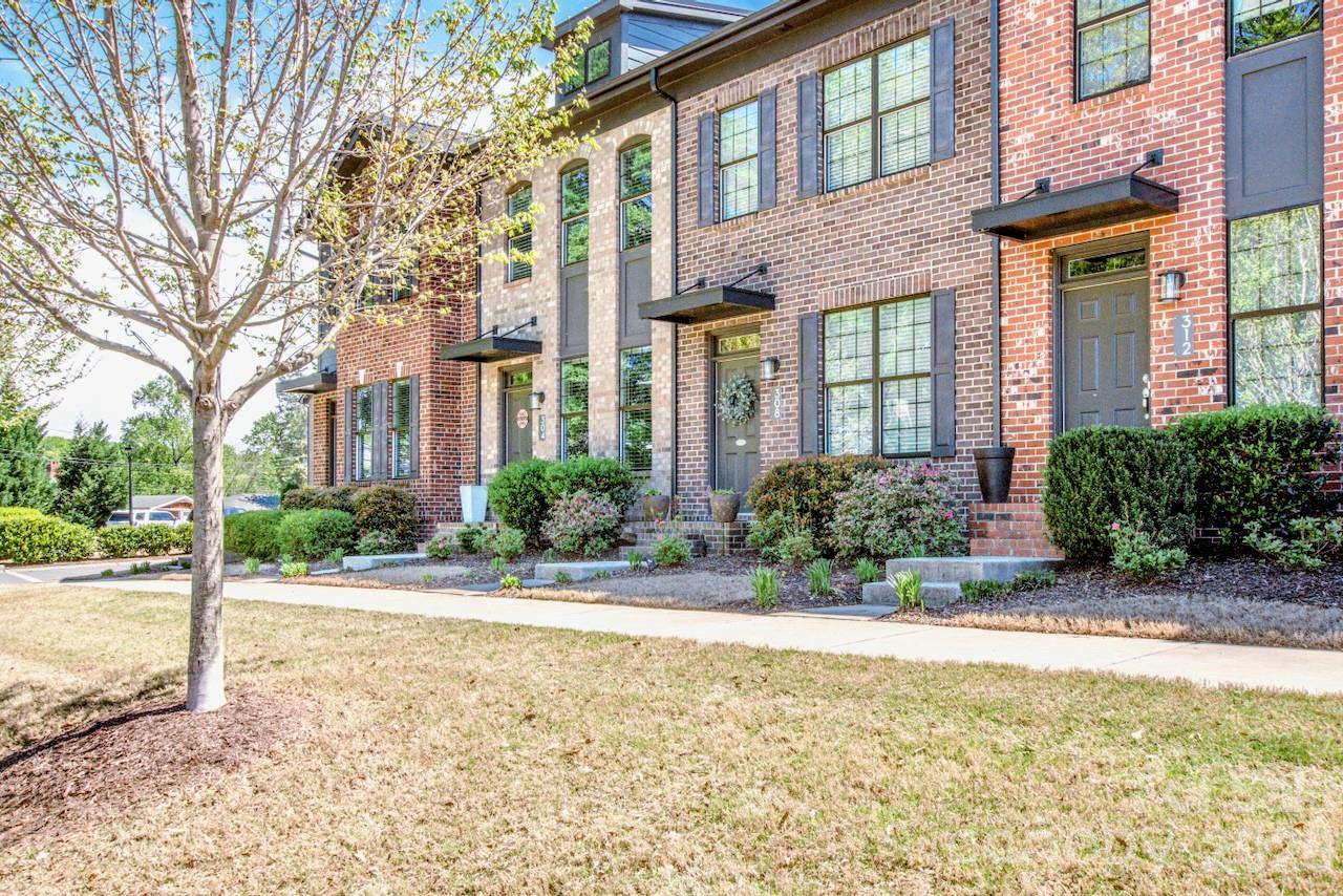 308 Linestowe Drive, Belmont, NC - photo 3 of 40