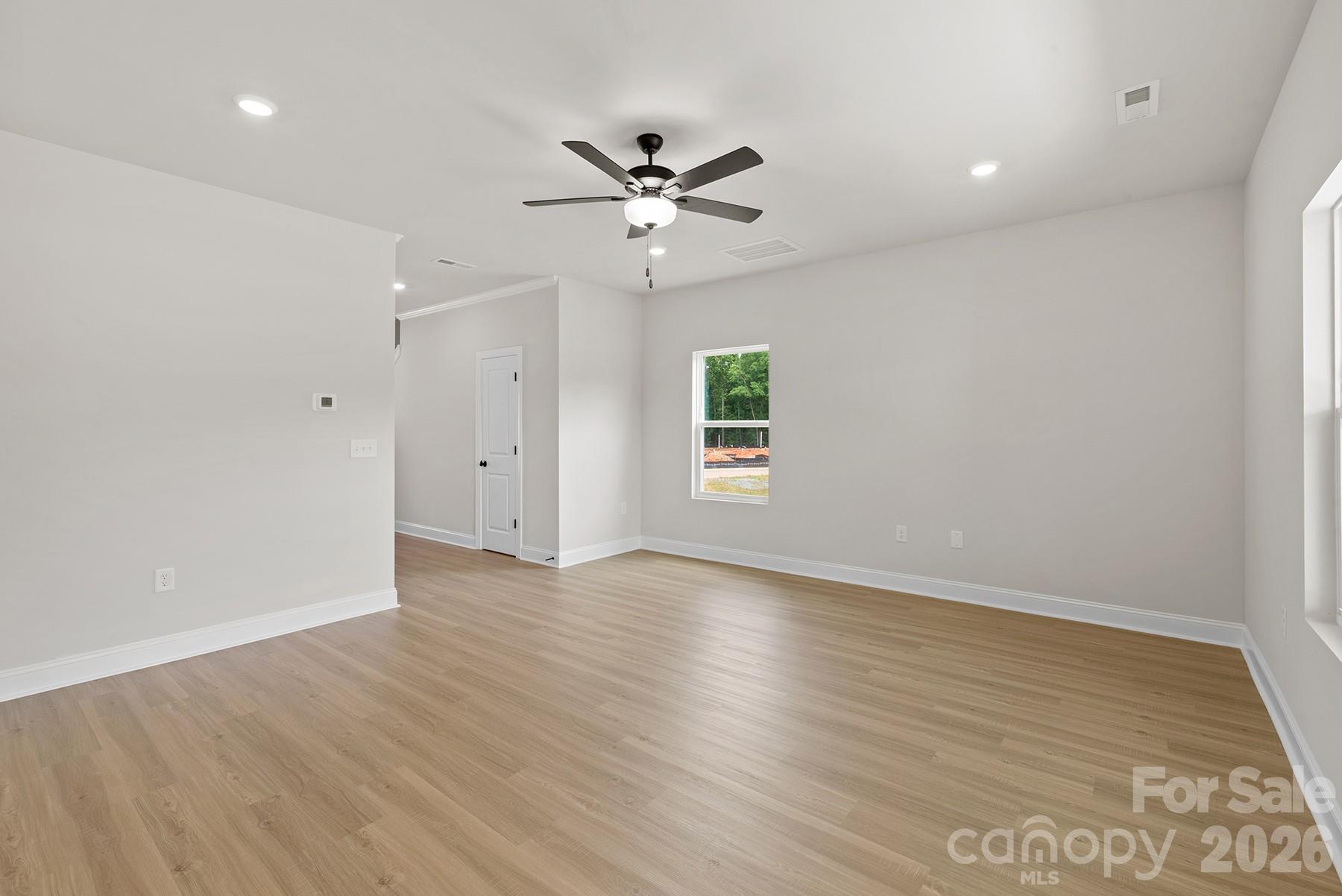 Photo 4 of 6729 Fairford Drive, Charlotte, NC