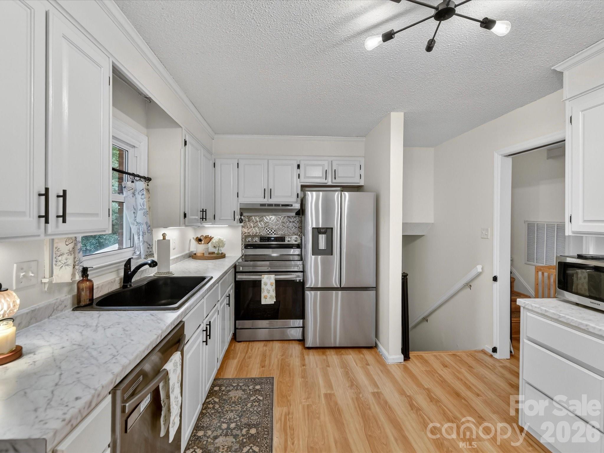 Photo 3 of 119 Cliffwood Circle, Mooresville, NC