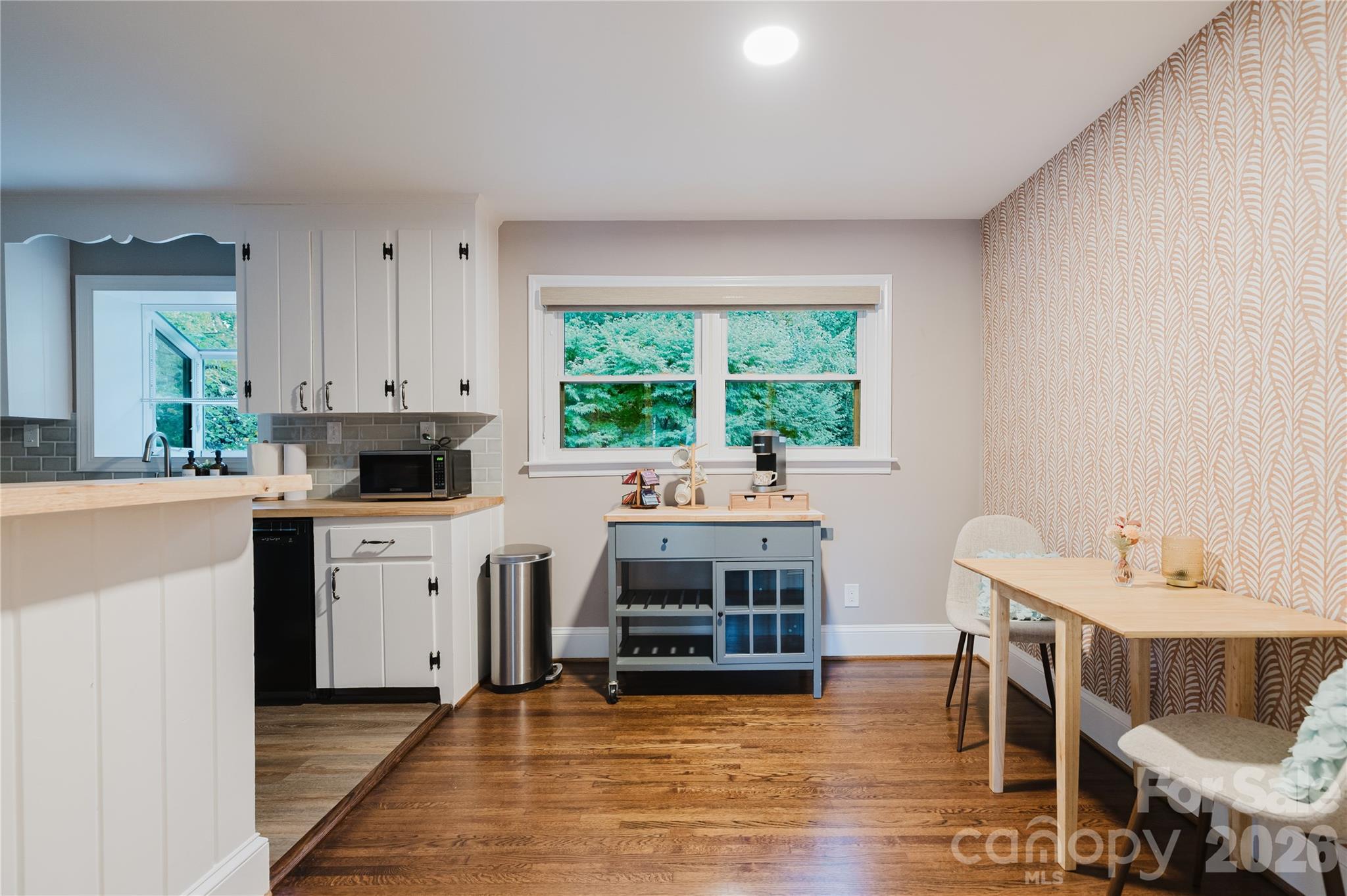 Photo 12 of 4920 Raymond Place, Charlotte, NC