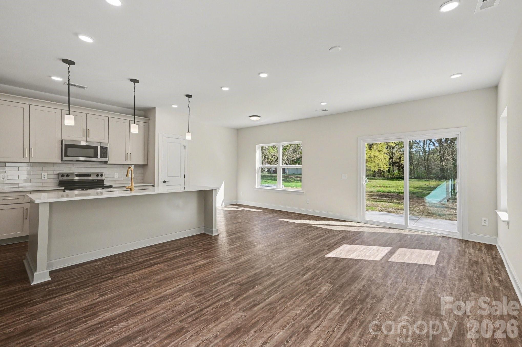 Photo 2 of 566 W Wilson Avenue, Mooresville, NC