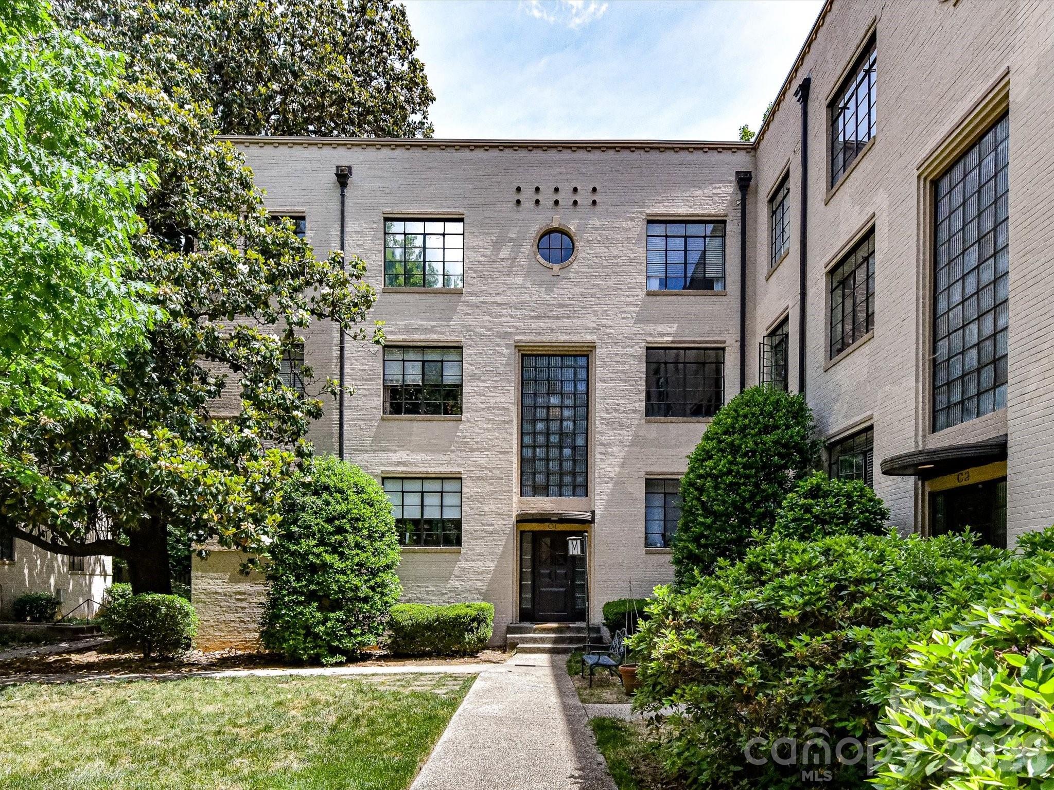 Photo 2 of 1121 Myrtle Avenue47, Charlotte, NC