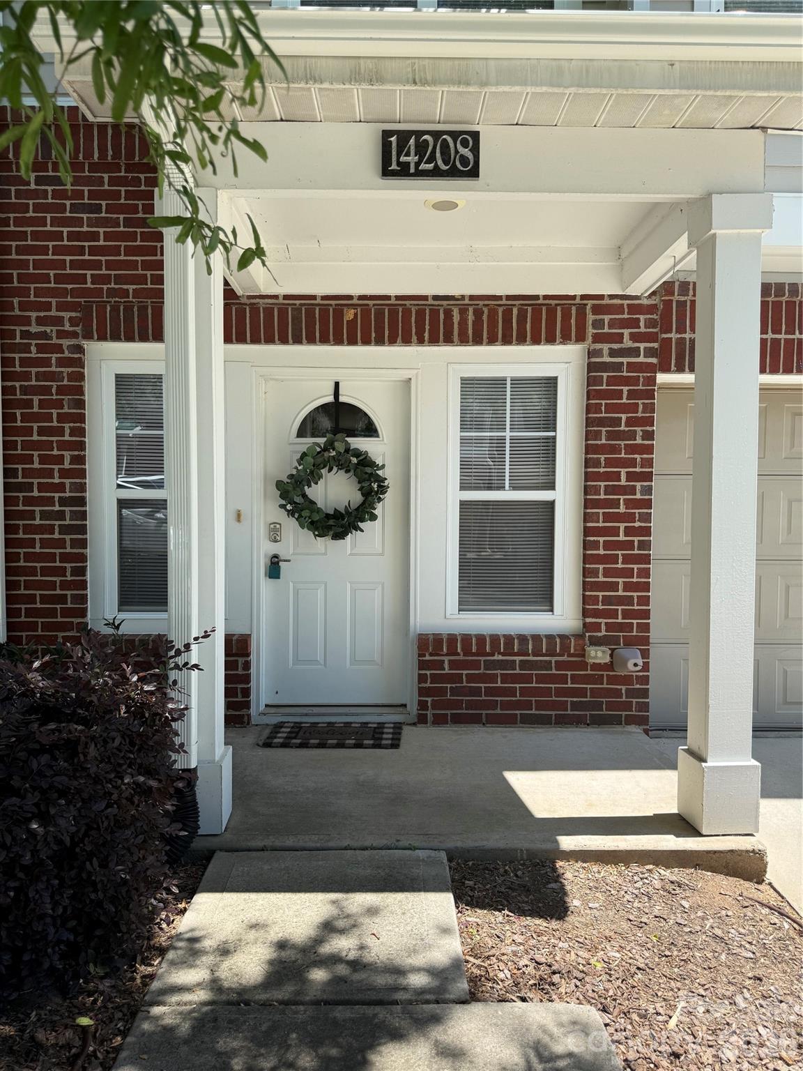 Home for sale at 14208 Castle Abbey Lane, Charlotte, NC — photo 1 of 30