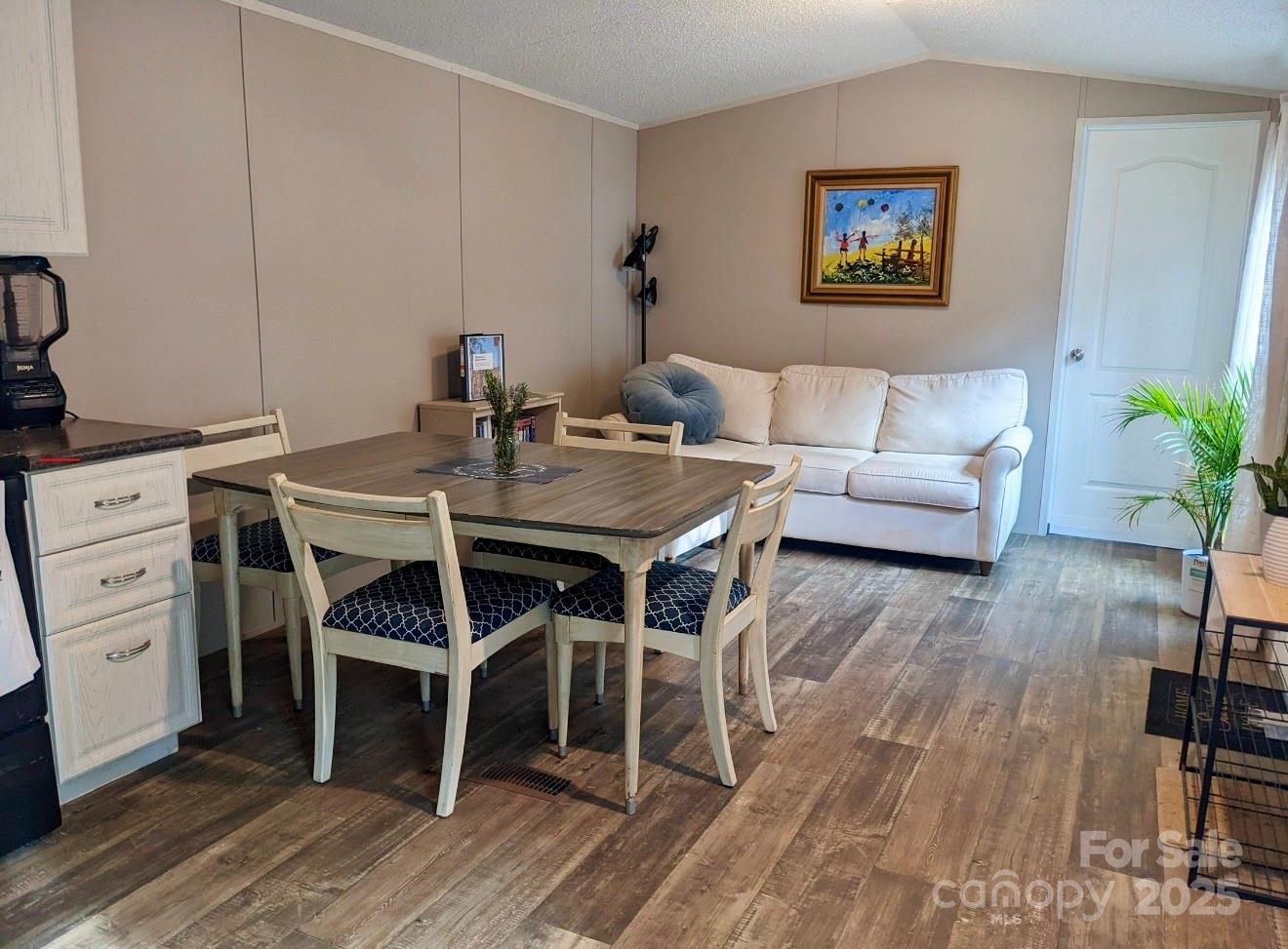 2828 E Pine Street, Mount Airy, NC - photo 8 of 31