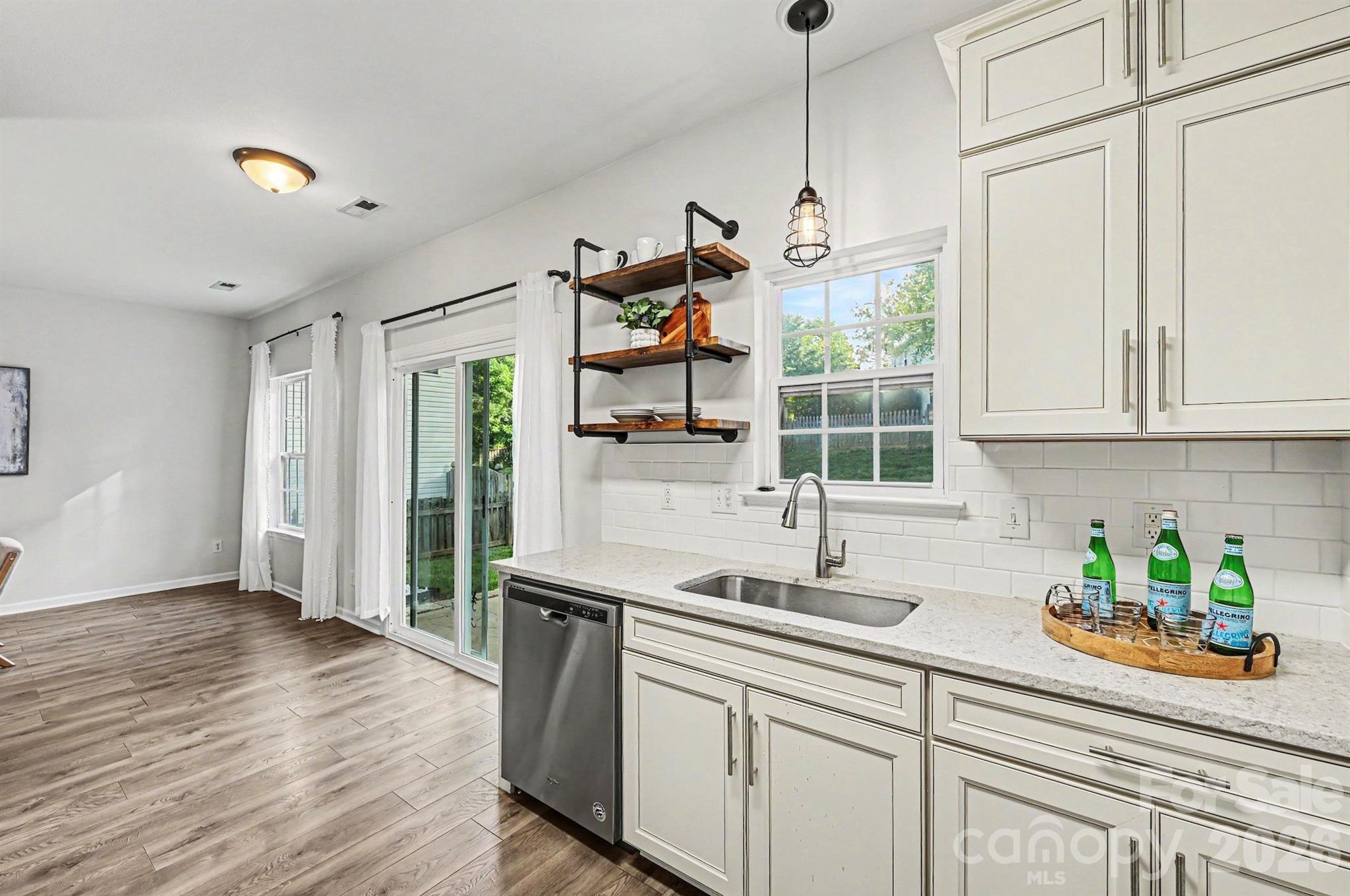 Photo 9 of 9902 Highlands Crossing Drive, Charlotte, NC