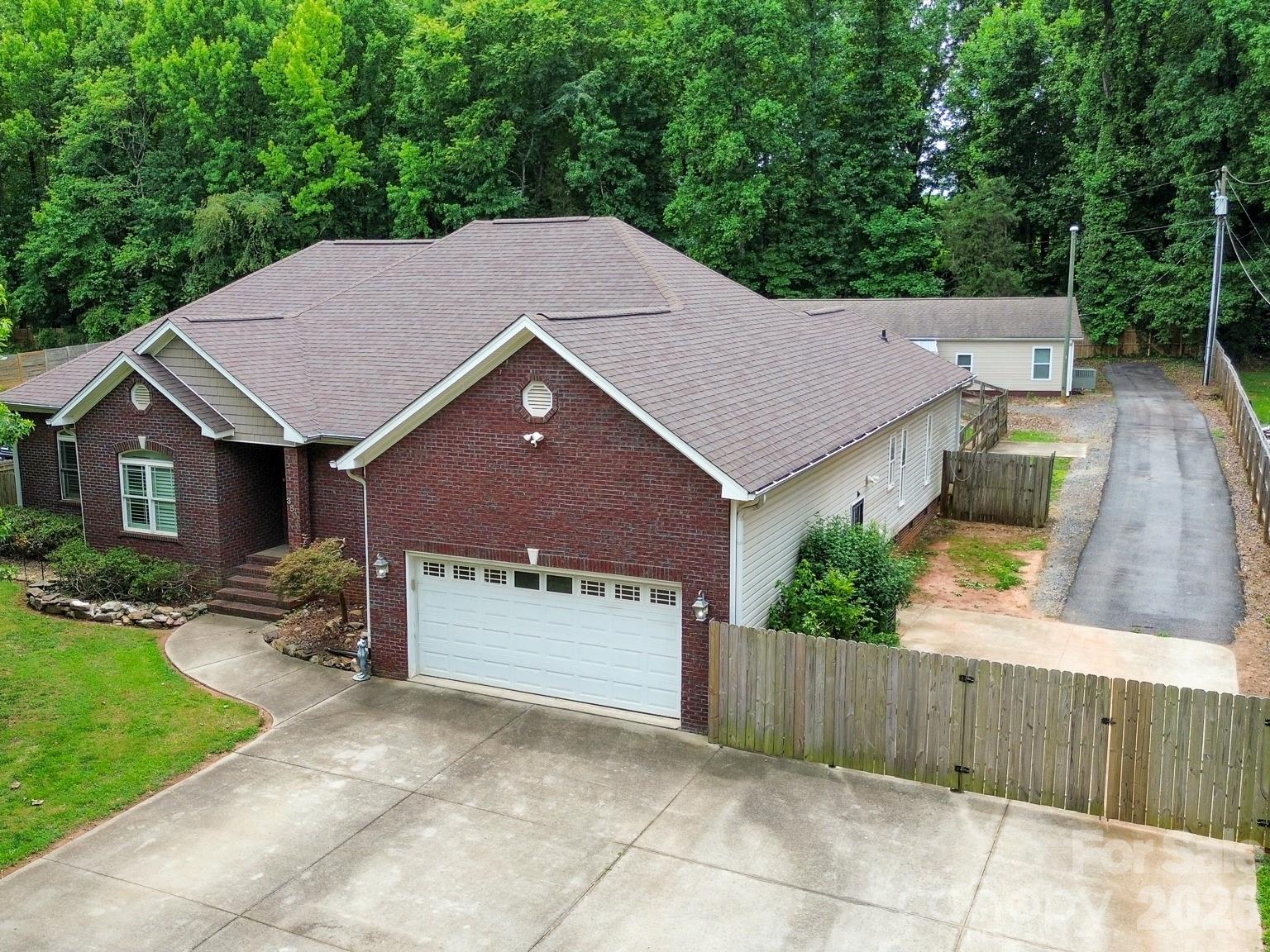 Photo 4 of 3801 Hayden Drive, Charlotte, NC