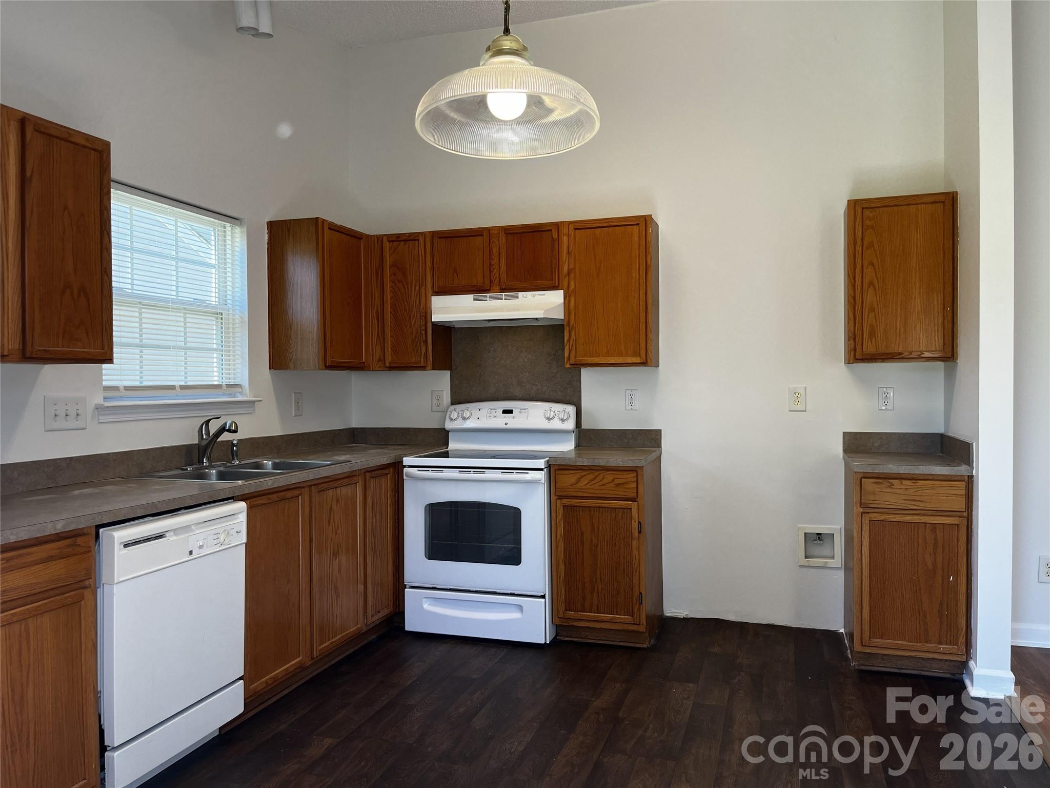 Photo 8 of 1404 Jordans Pond Lane, Charlotte, NC