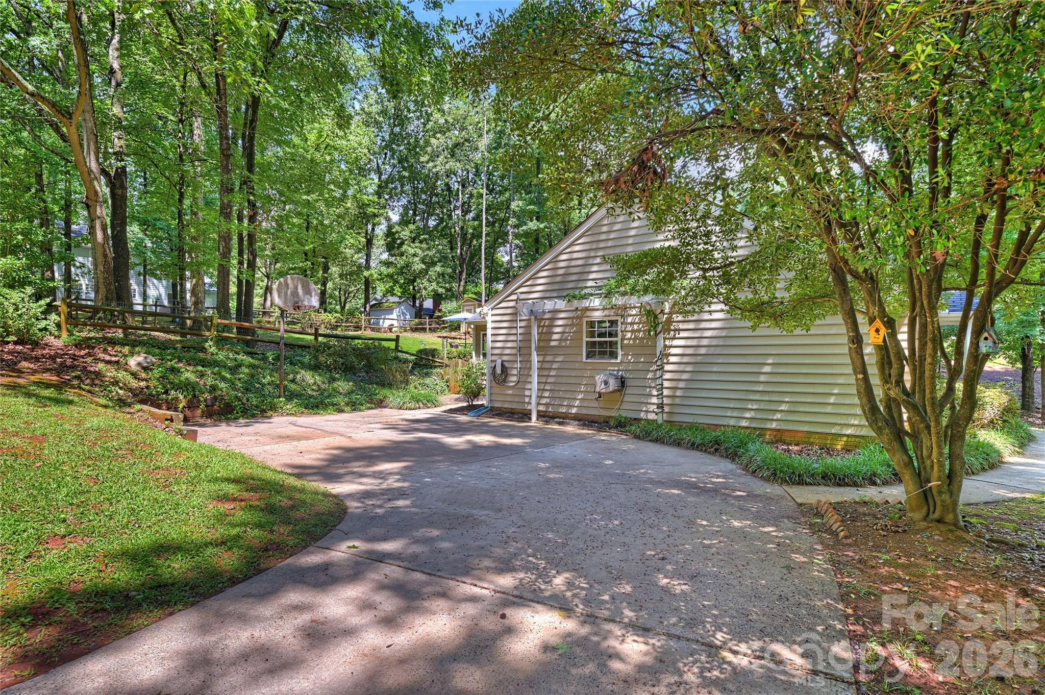 Photo 35 of 605 Silversmith Lane, Charlotte, NC