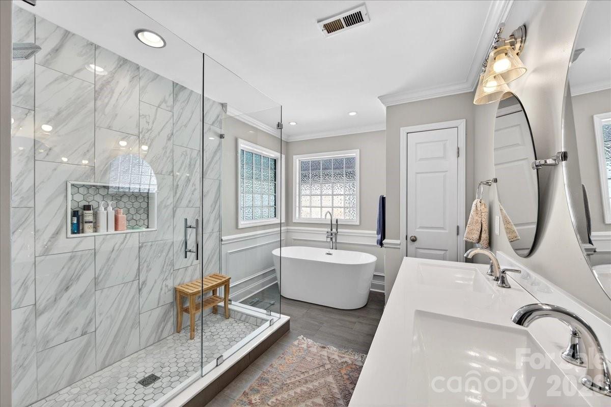 Photo 15 of 1529 E Worthington Avenue, Charlotte, NC
