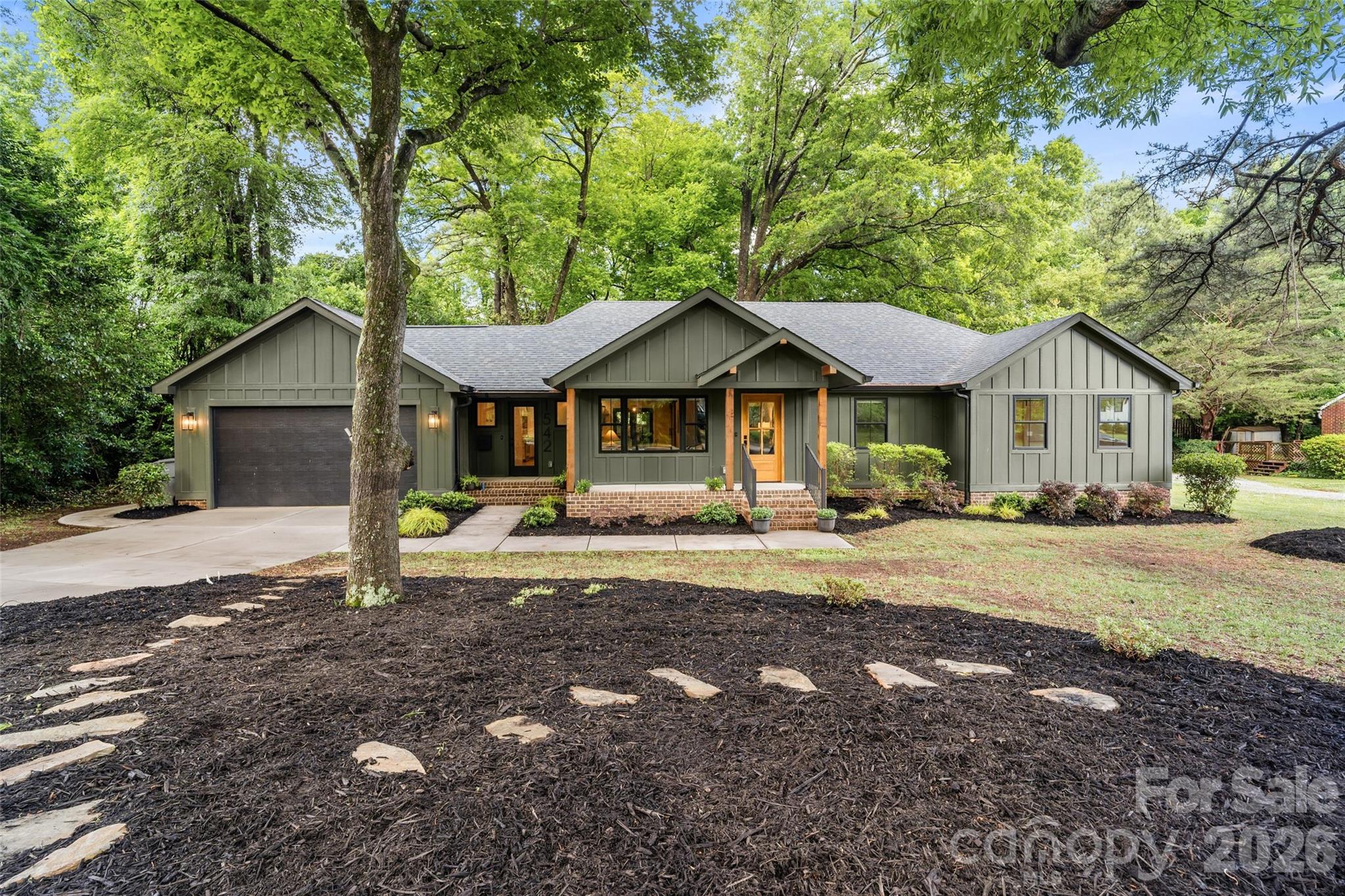 Photo 3 of 1542 Carolyn Drive, Charlotte, NC