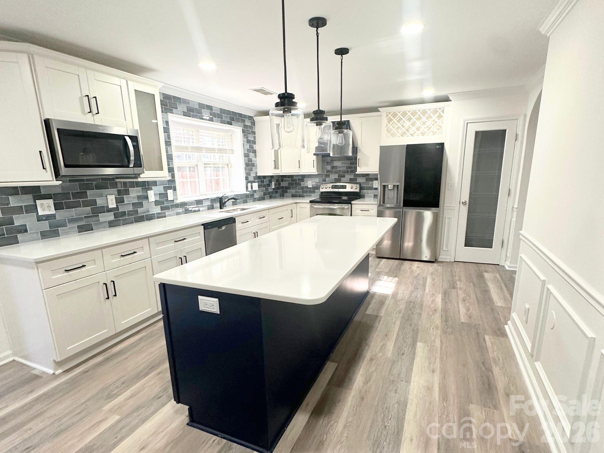 Photo 3 of 9310 Chastain Walk Drive, Charlotte, NC
