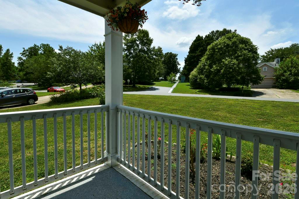 Home for sale at 8406 Bedford Green Lane, Charlotte, NC — photo 4 of 23