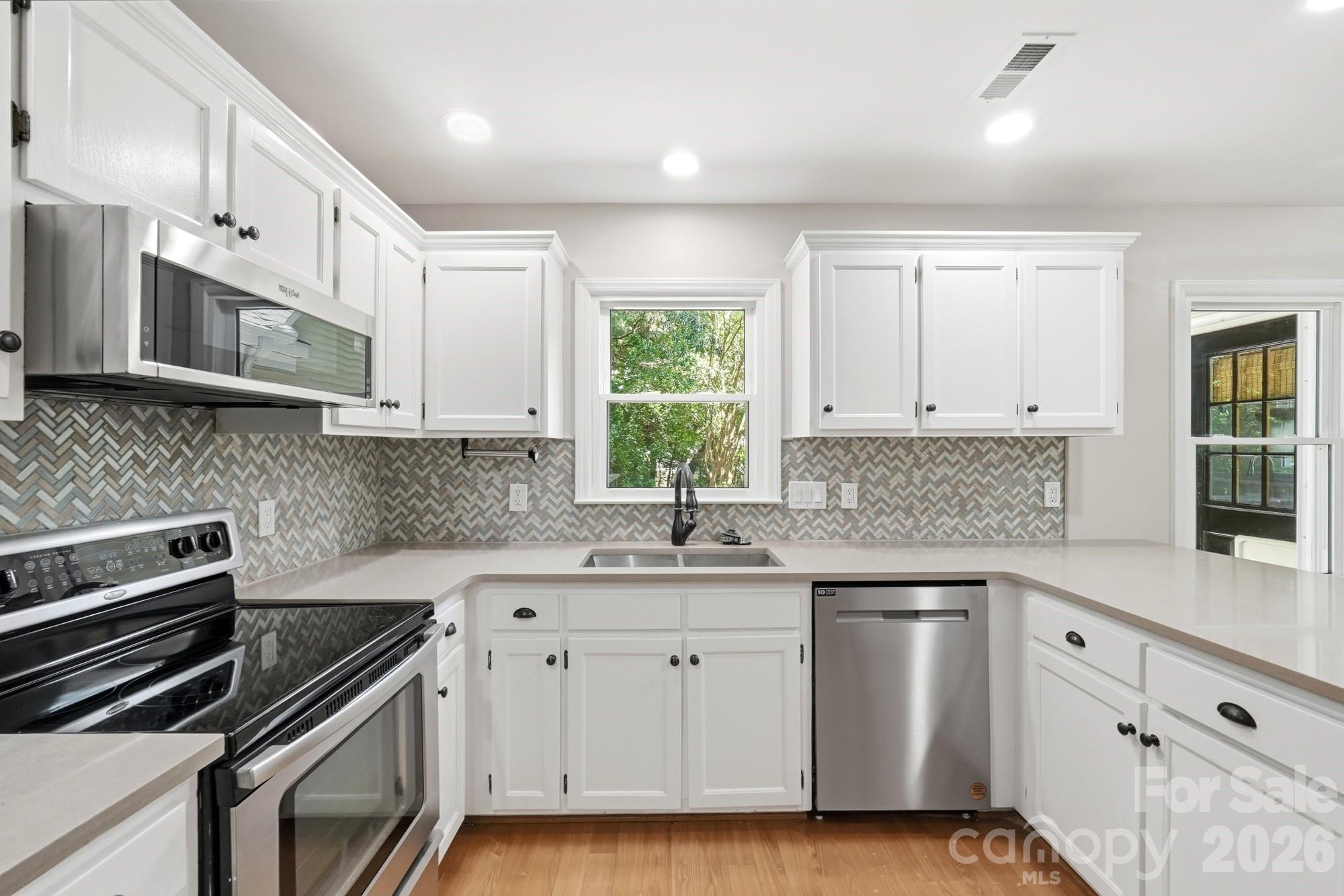 Home for sale at 2106 Caleo Circle, Charlotte, NC — photo 11 of 42