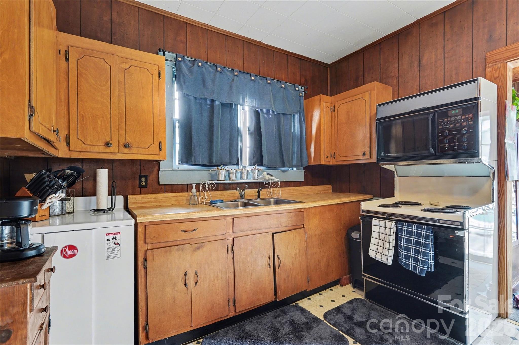 7 Stowe Street, Lowell, NC - photo 8 of 24