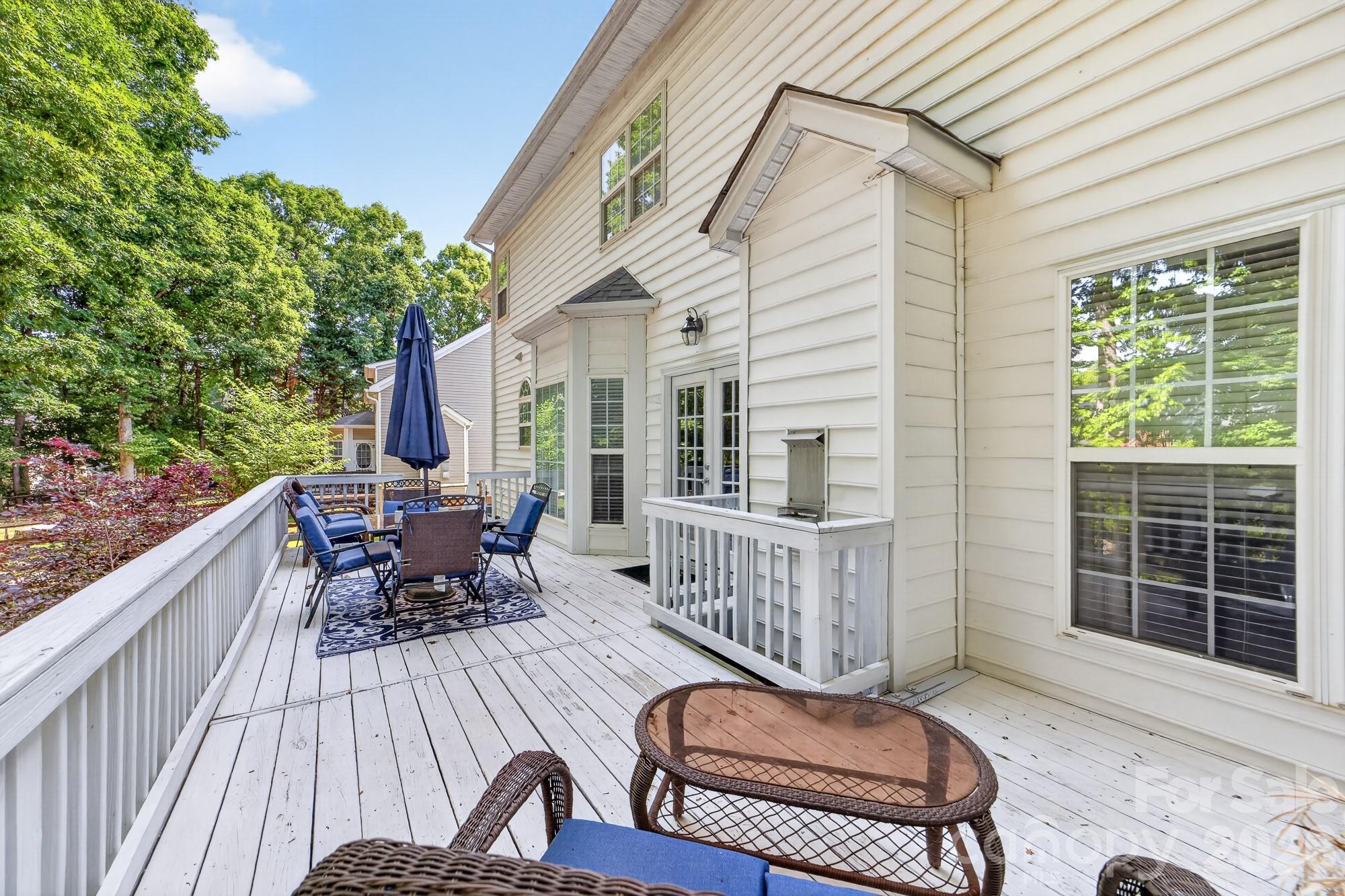 8812 Kingston Forest Drive, Charlotte, NC - photo 31 of 37