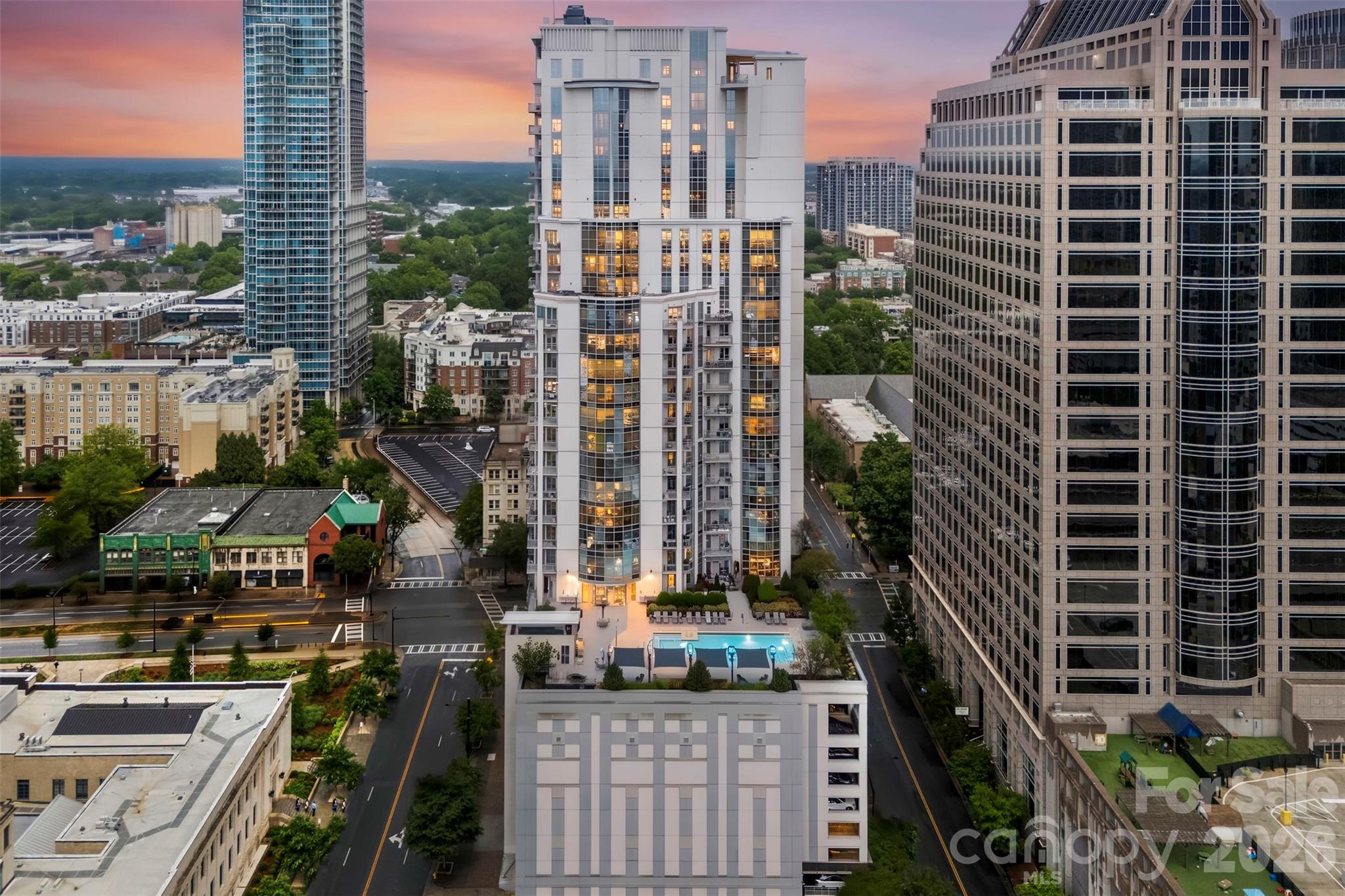 Home for sale at 333 W Trade Street500, Charlotte, NC — photo 1 of 22