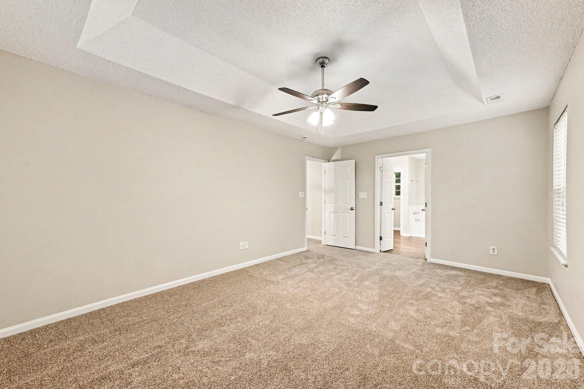 Home for sale at 4619 Kirkgard Trail, Charlotte, NC — photo 5 of 27