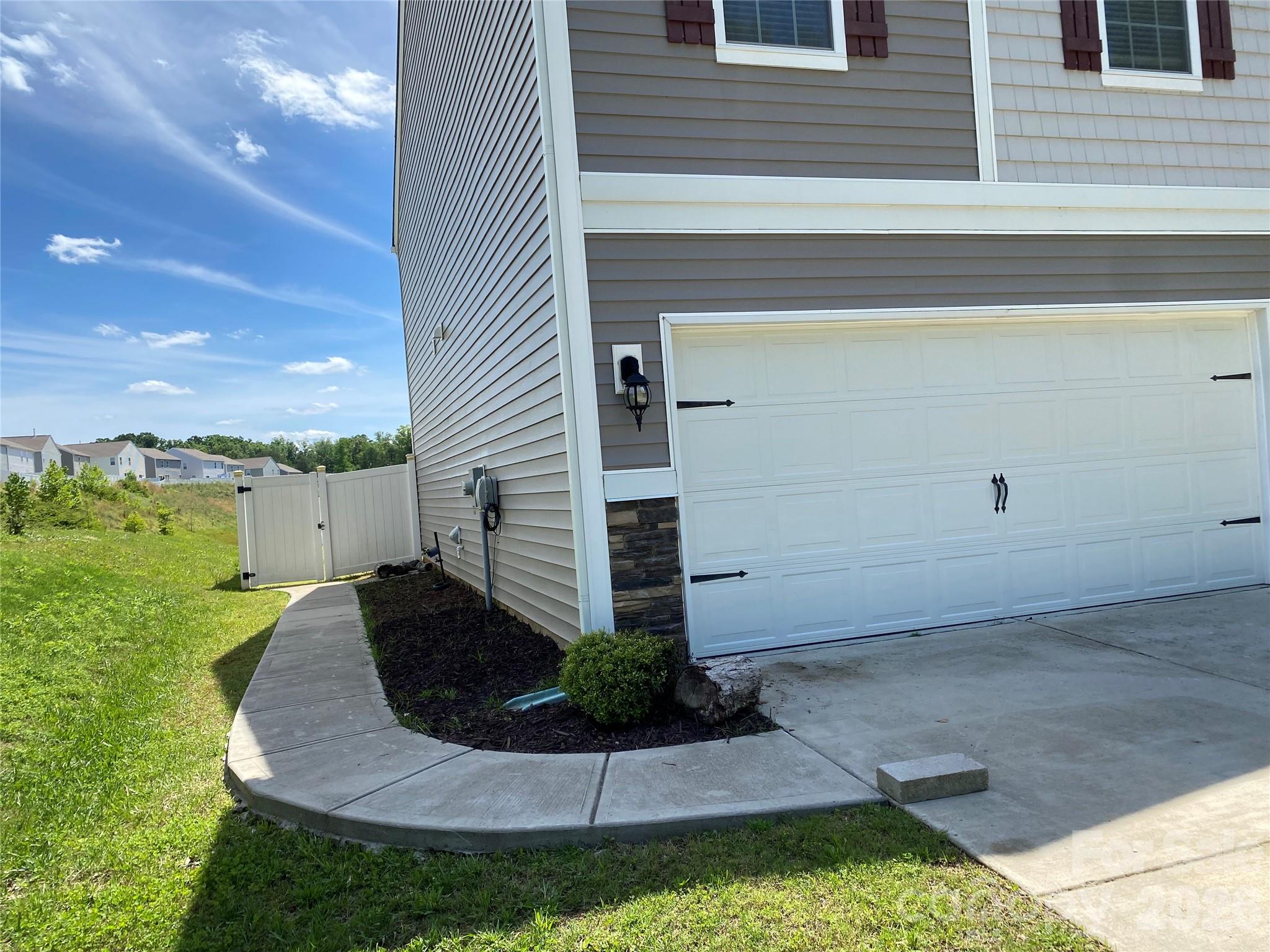Photo 3 of 9839 Oak Barrel Lane, Charlotte, NC