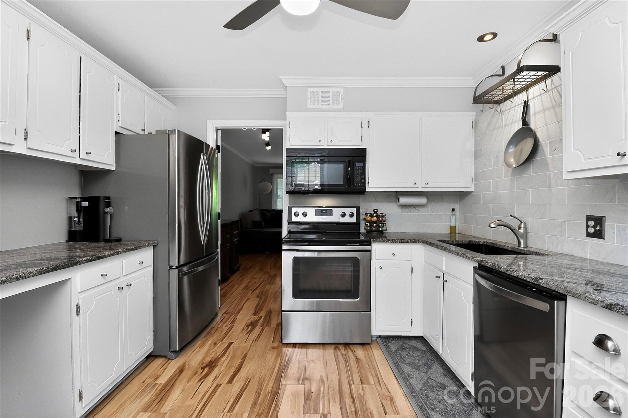 Photo 8 of 4611 Hedgemore DriveC, Charlotte, NC