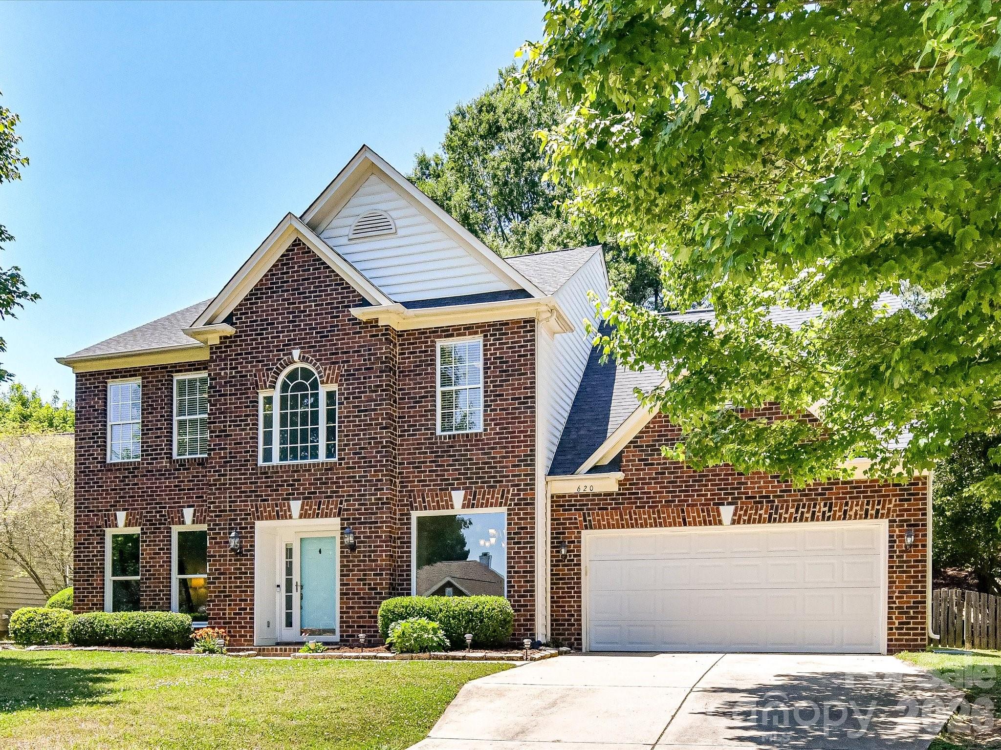 620 Meadow Lake Drive, Matthews, NC - photo 3 of 49