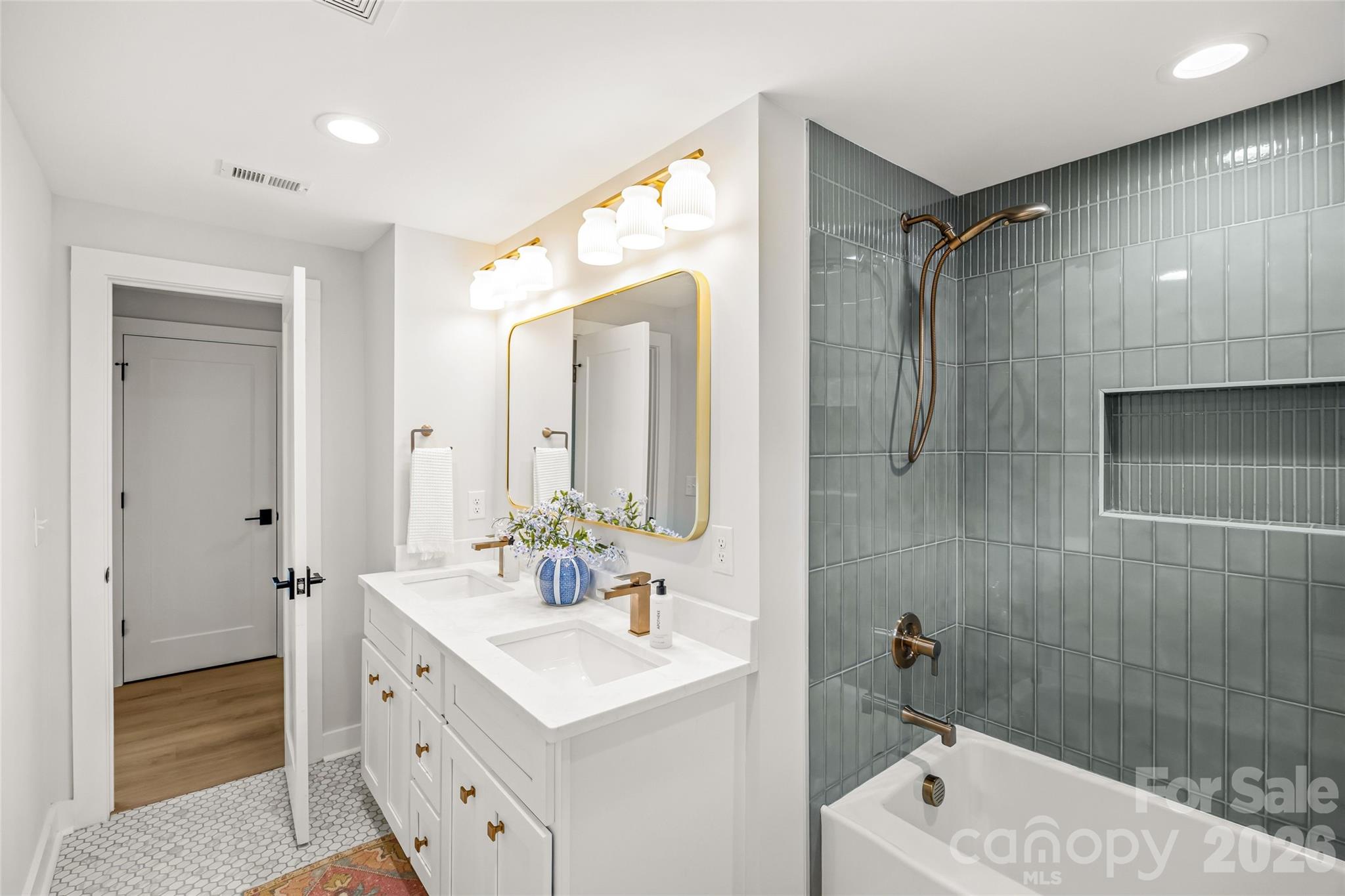 Photo 33 of 417 Regency Drive, Charlotte, NC