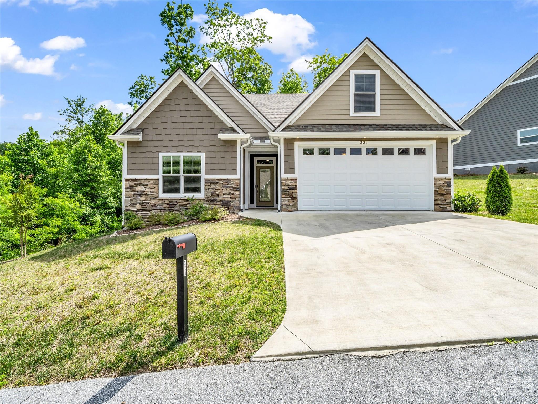 Photo 2 of 221 Millbrae Loop, Hendersonville, NC