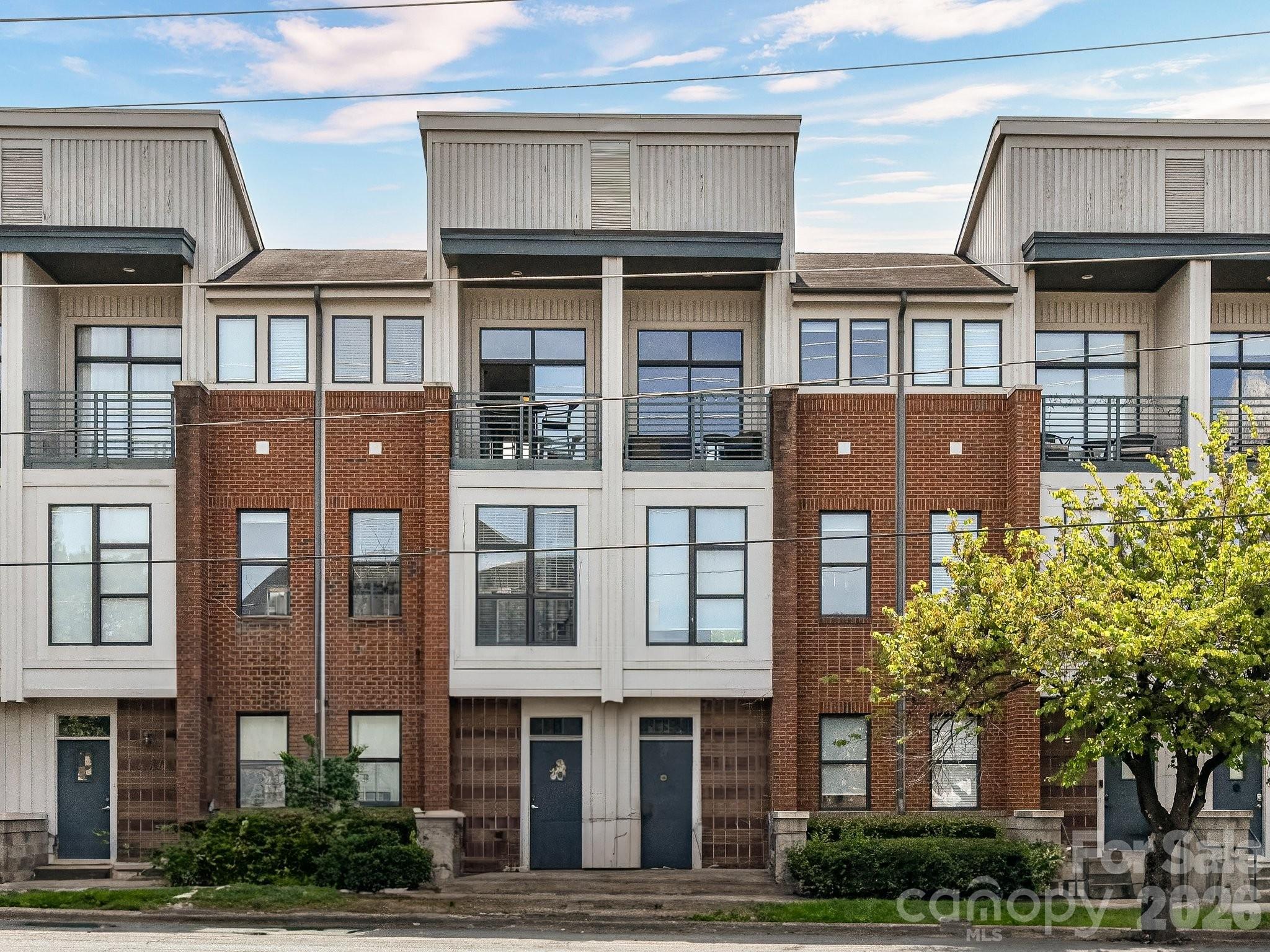 Photo 2 of 420 N Mcdowell Street, Charlotte, NC