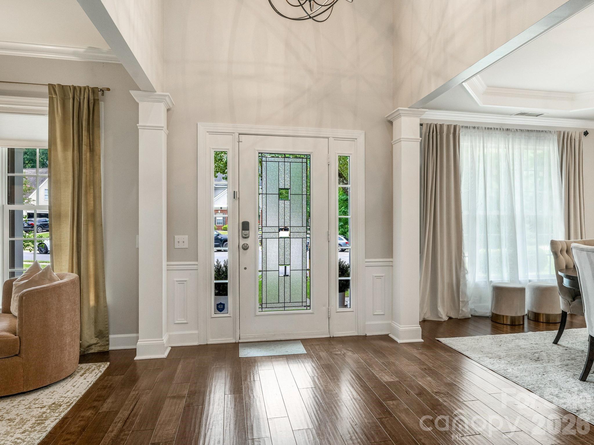 Photo 4 of 6807 Guinevere Drive, Charlotte, NC